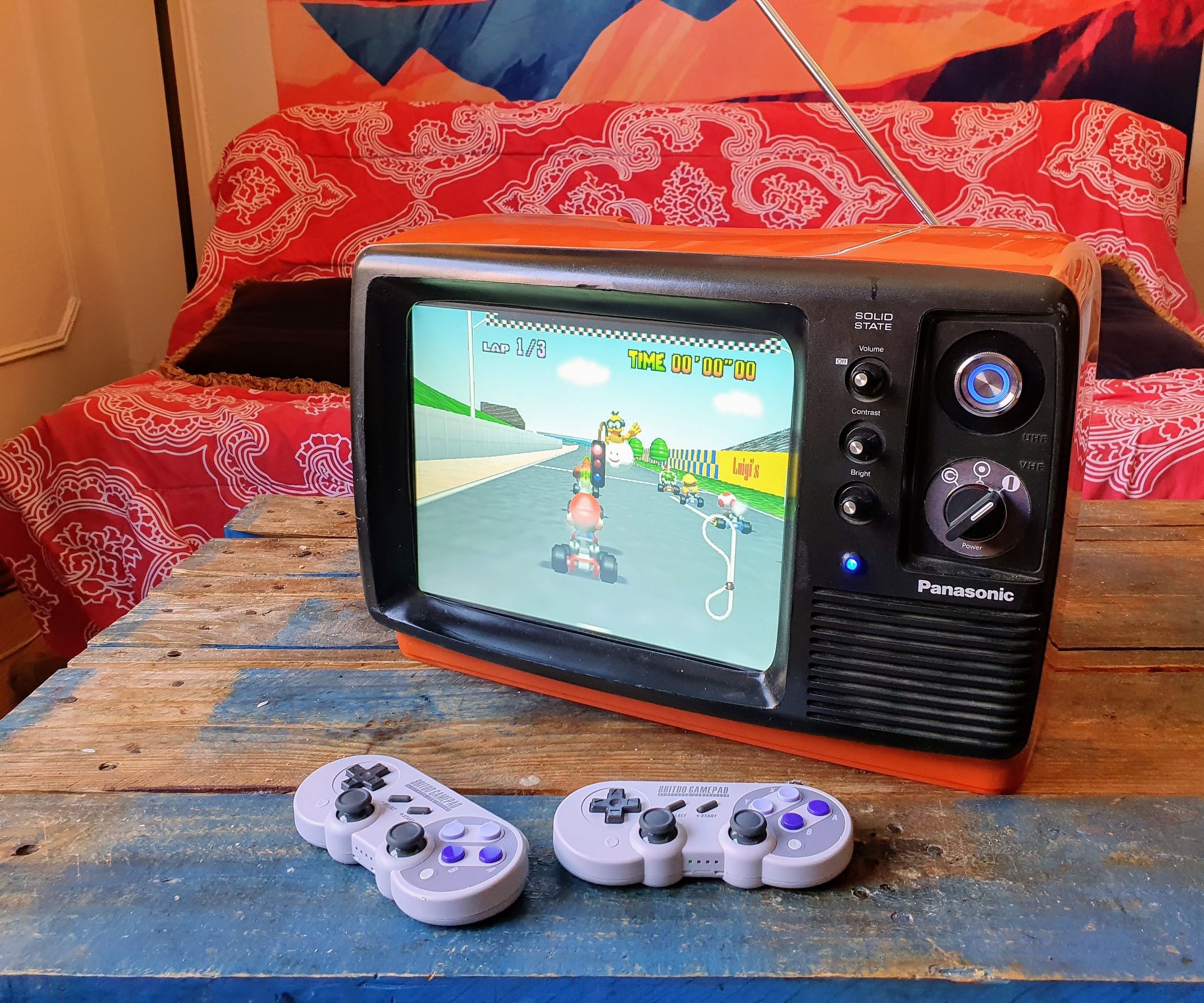 Portable Retrogaming TV : 4 Steps - Instructables