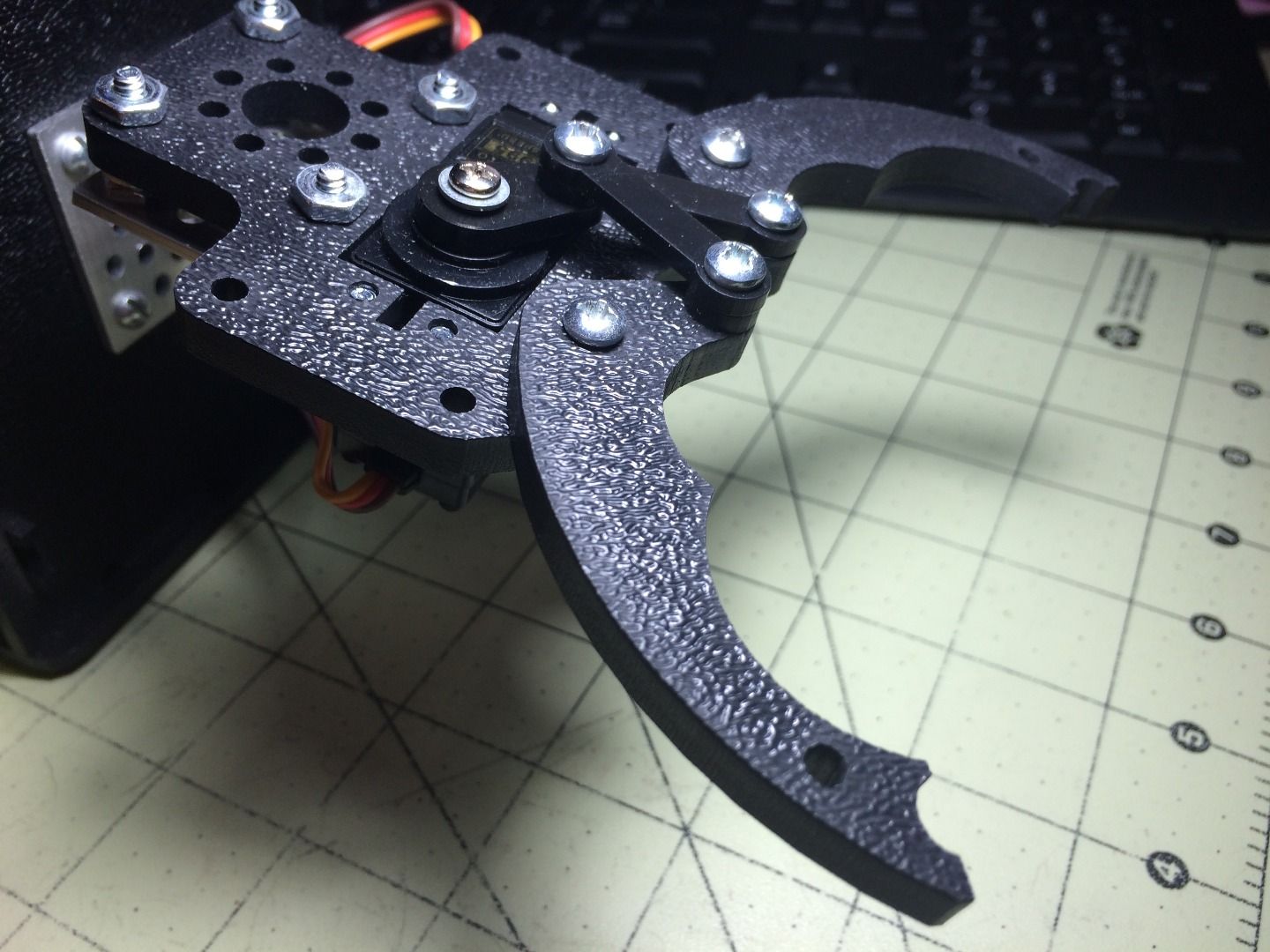 Remote Control Gripper Bot : 16 Steps - Instructables