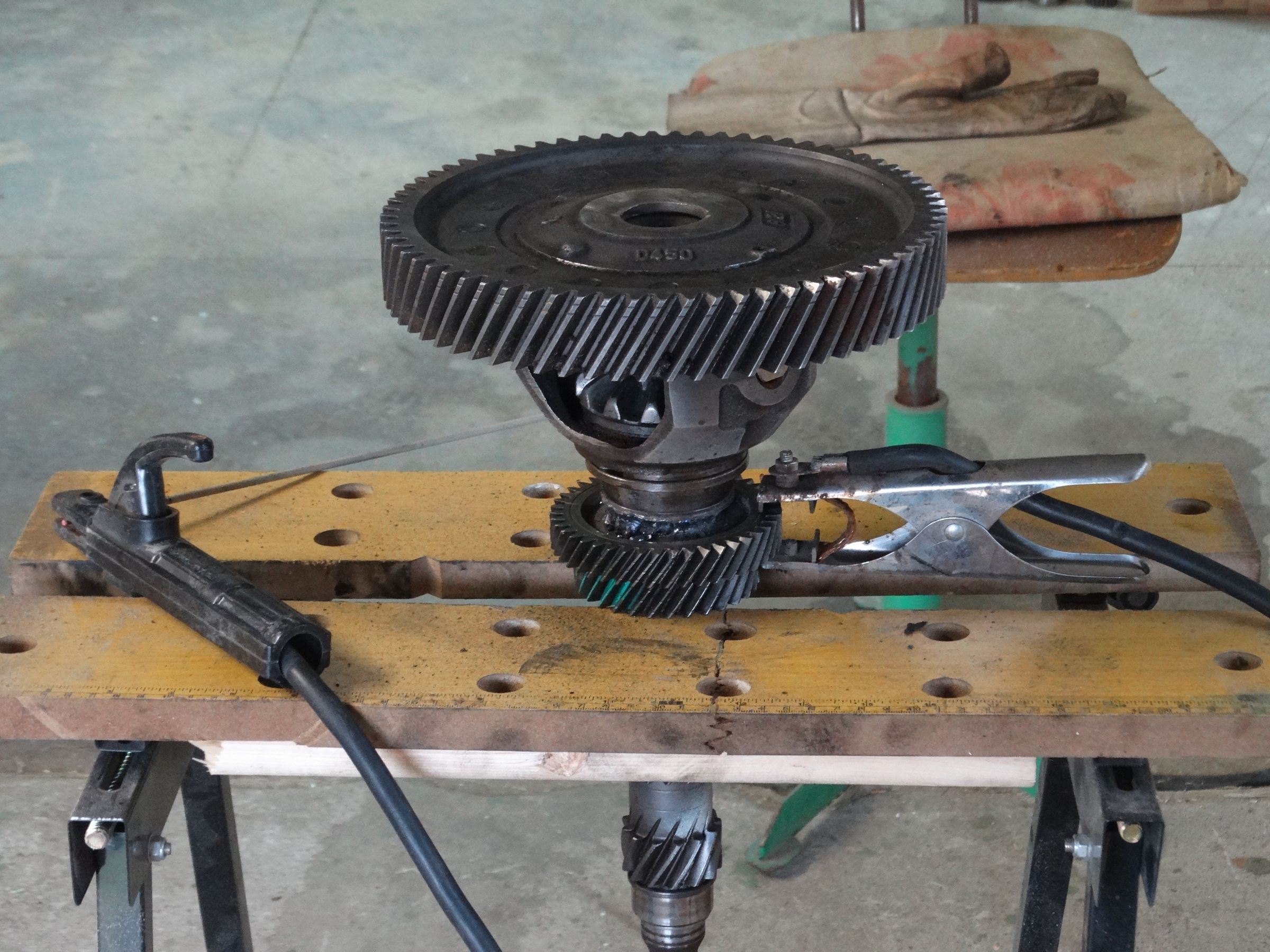 Transformation LED Floor Lamp Using Gearbox Parts : 4 Steps - Instructables