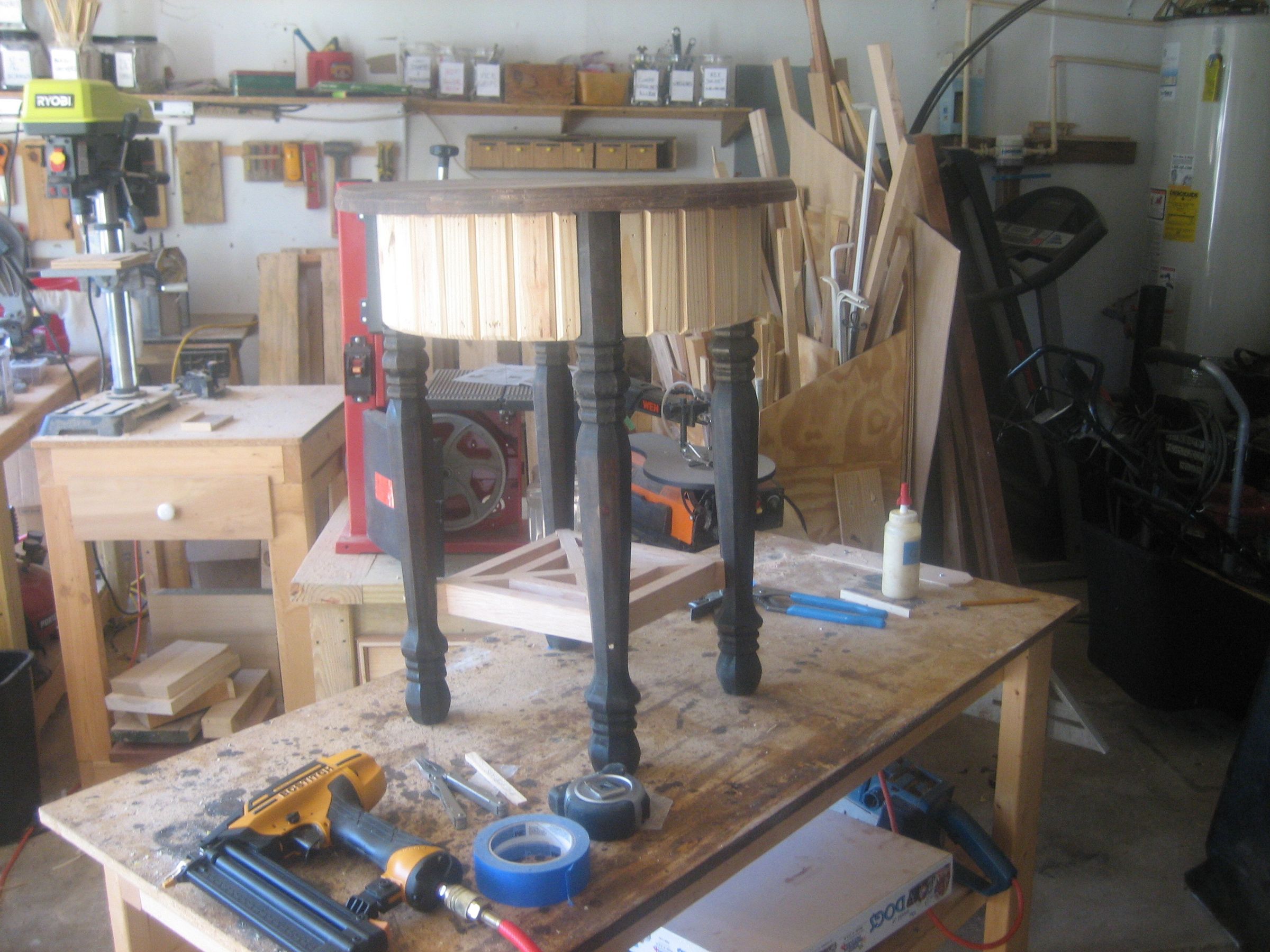 ROUND TABLE WITH SECRET COMPARTMENT : 11 Steps (with Pictures ...
