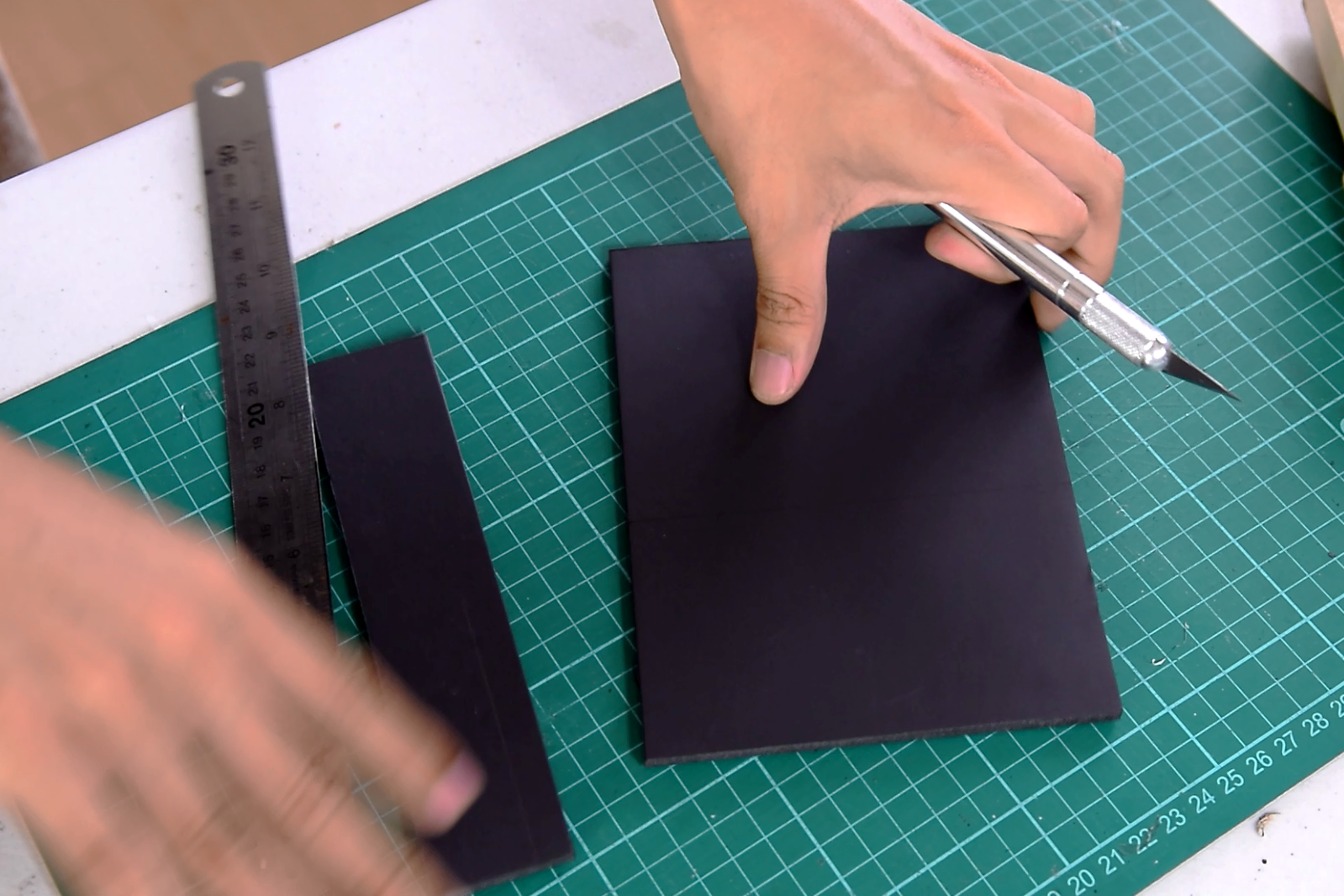 Build a Smartphone Projector With a Shoebox : 17 Steps (with Pictures ...