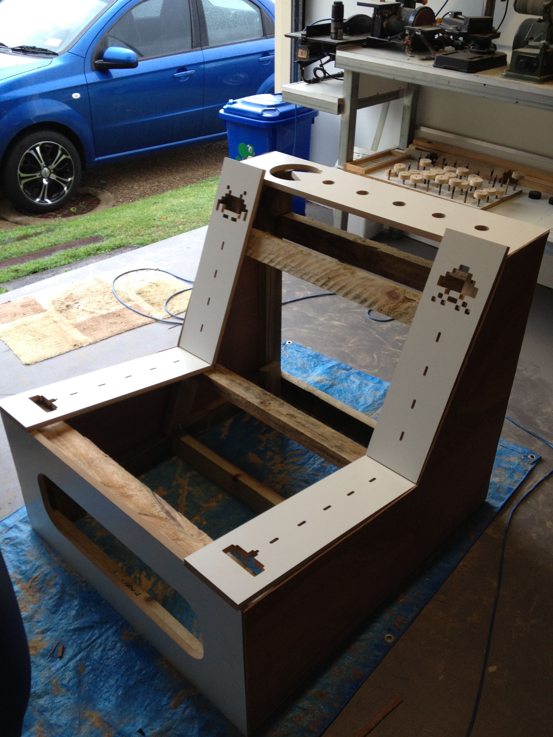 Ultimate Pacman / Space Invaders Gaming Chair With Speakers : 12 Steps ...
