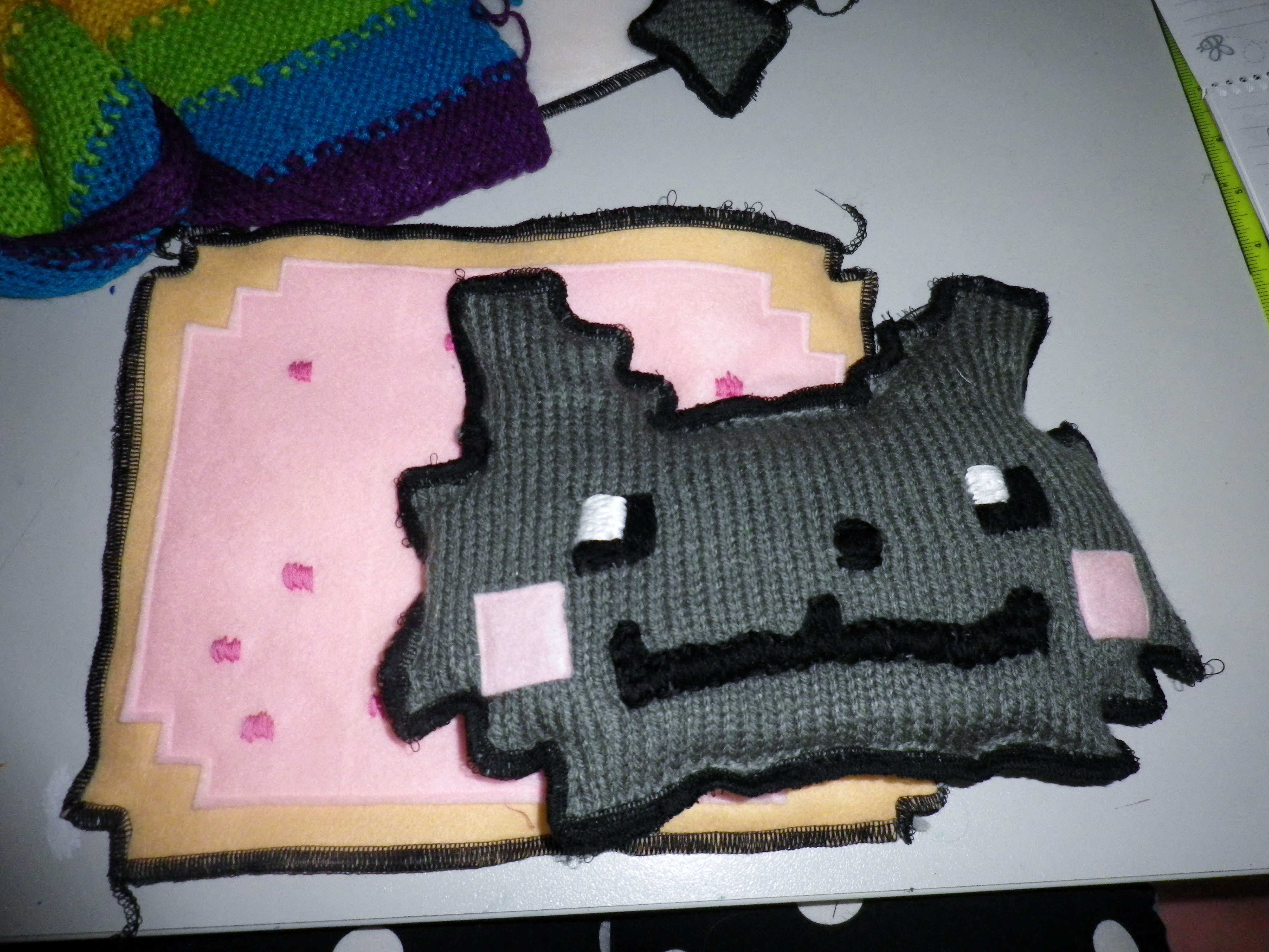 Nyan Cat Scarf Knitted : 11 Steps (with Pictures) - Instructables