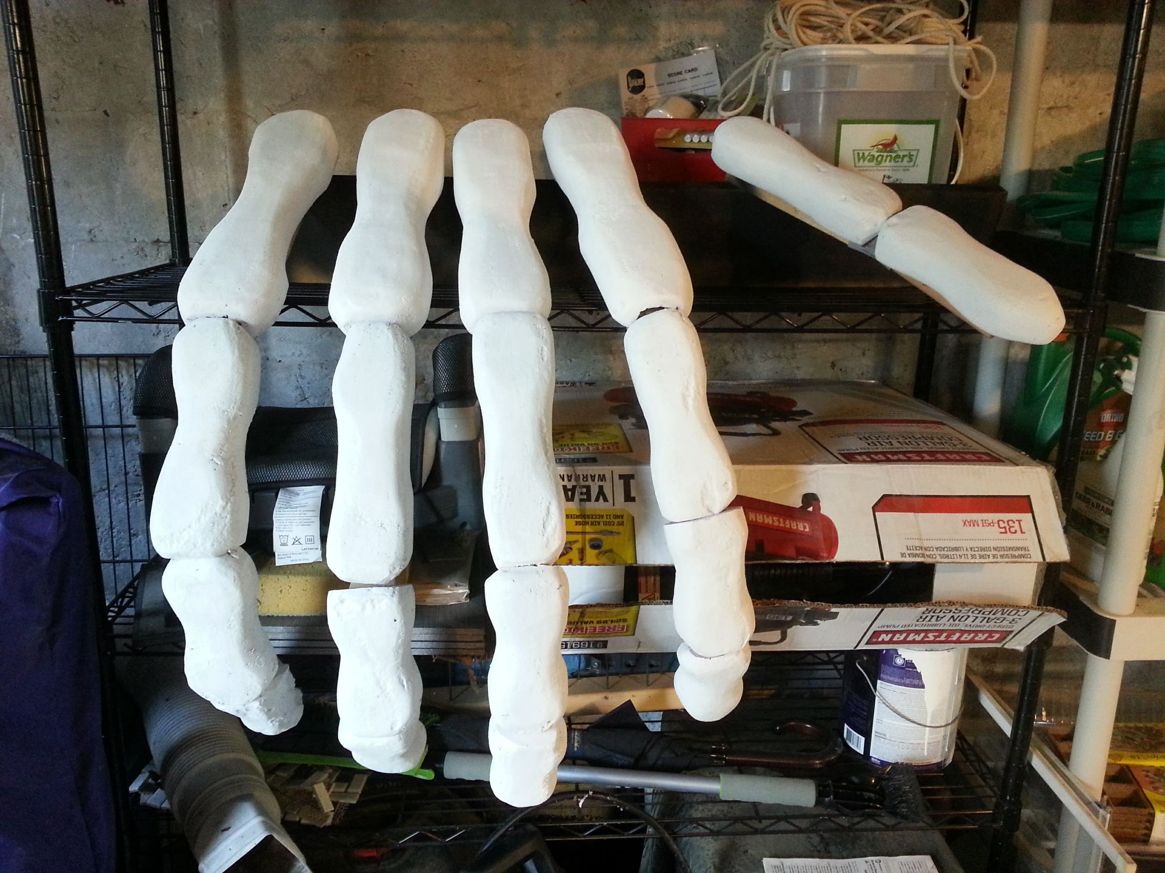 Giant Skeleton Halloween Decoration : 10 Steps (with Pictures ...