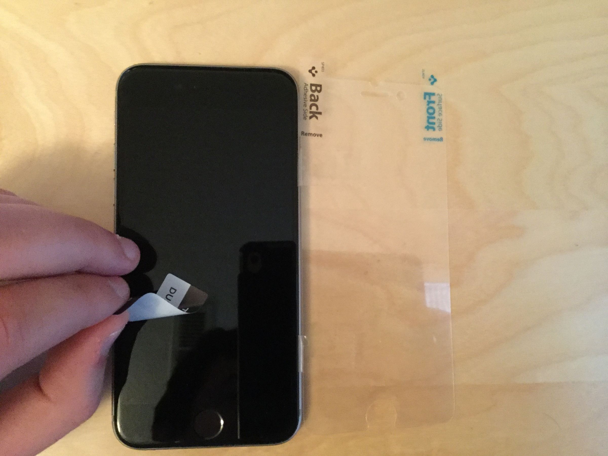 How to Perfectly Apply a Screen Protector : 6 Steps (with Pictures ...