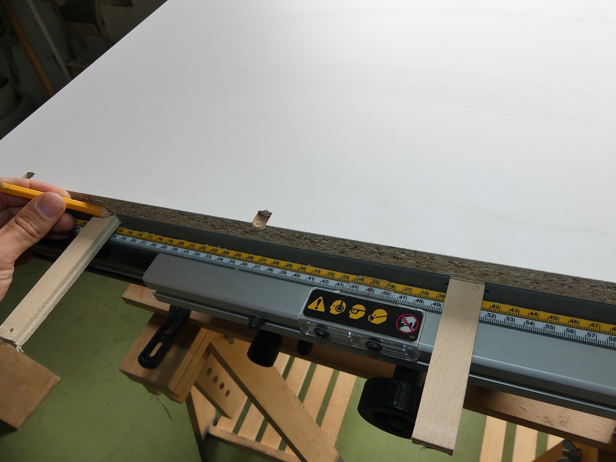 Table Saw Sled / Cross Cut Sled : 8 Steps (with Pictures) - Instructables