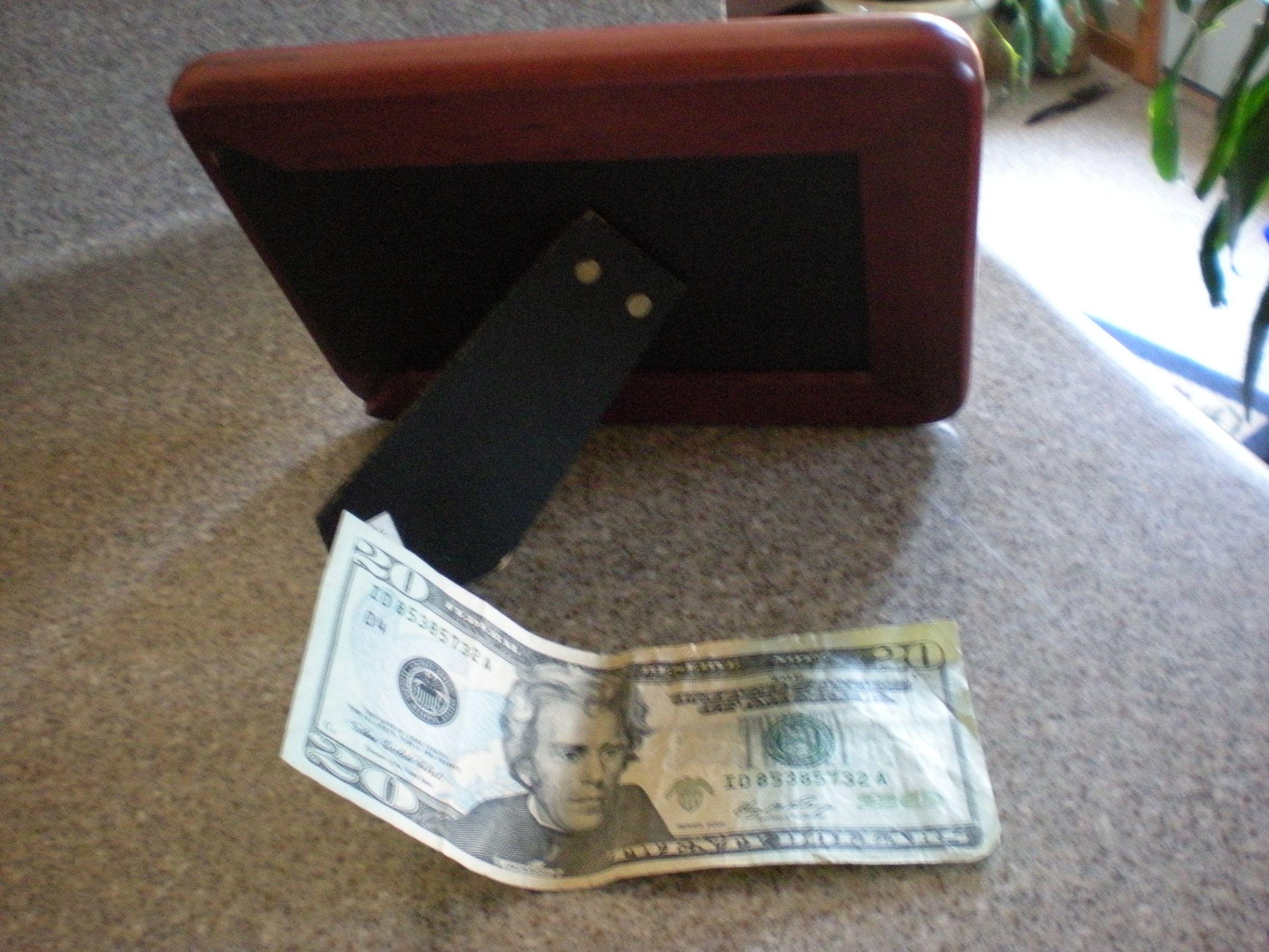 An Easy Way to Keep Money Safe! - Instructables