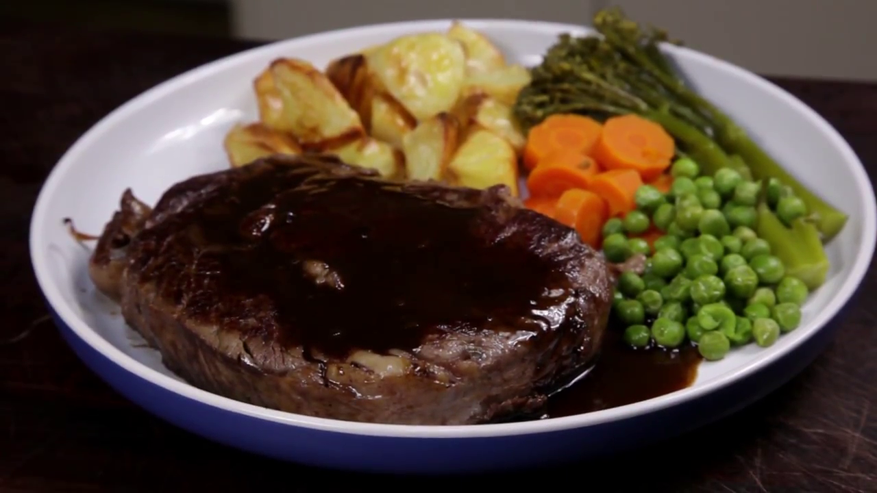 How to Cook a Red Wine Reduction Sauce : 10 Steps - Instructables