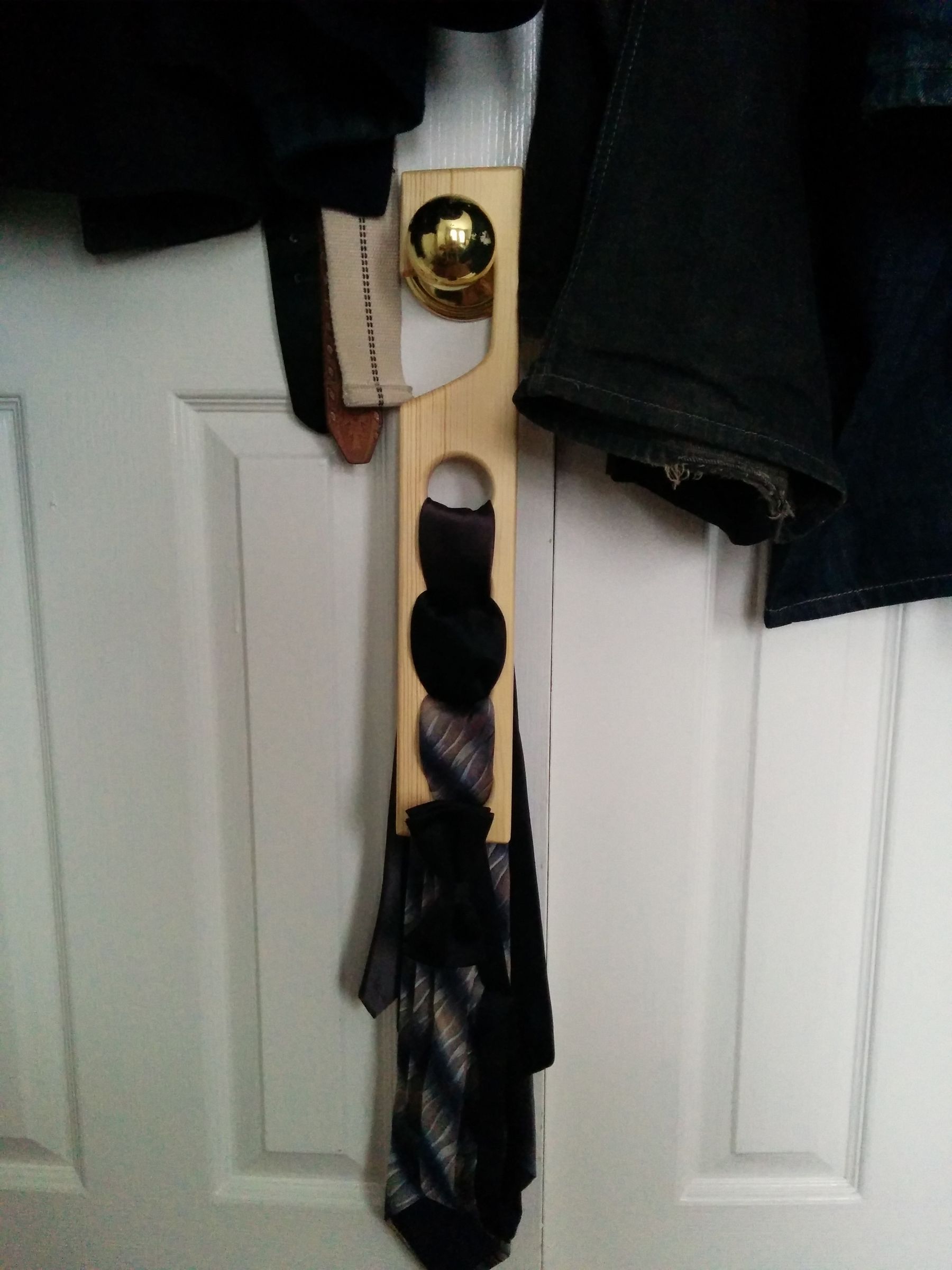 Vertical Scarf and Necktie Hanger : 7 Steps (with Pictures) - Instructables