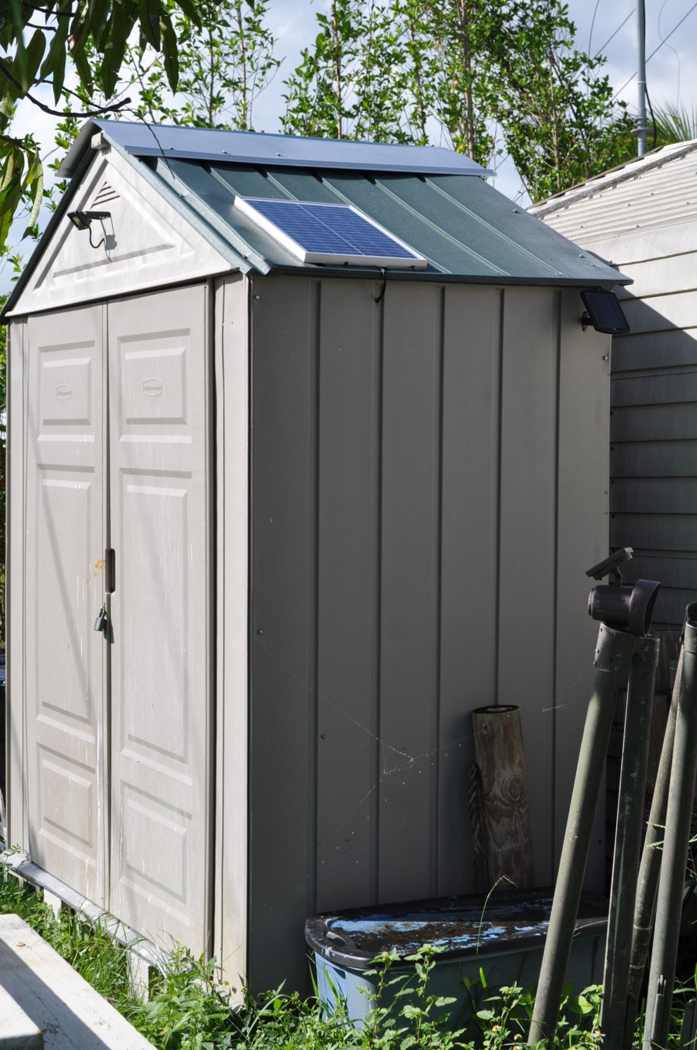 Solar Powered LED Yard Lighting Made Cheap & Easy : 9 Steps (with ...