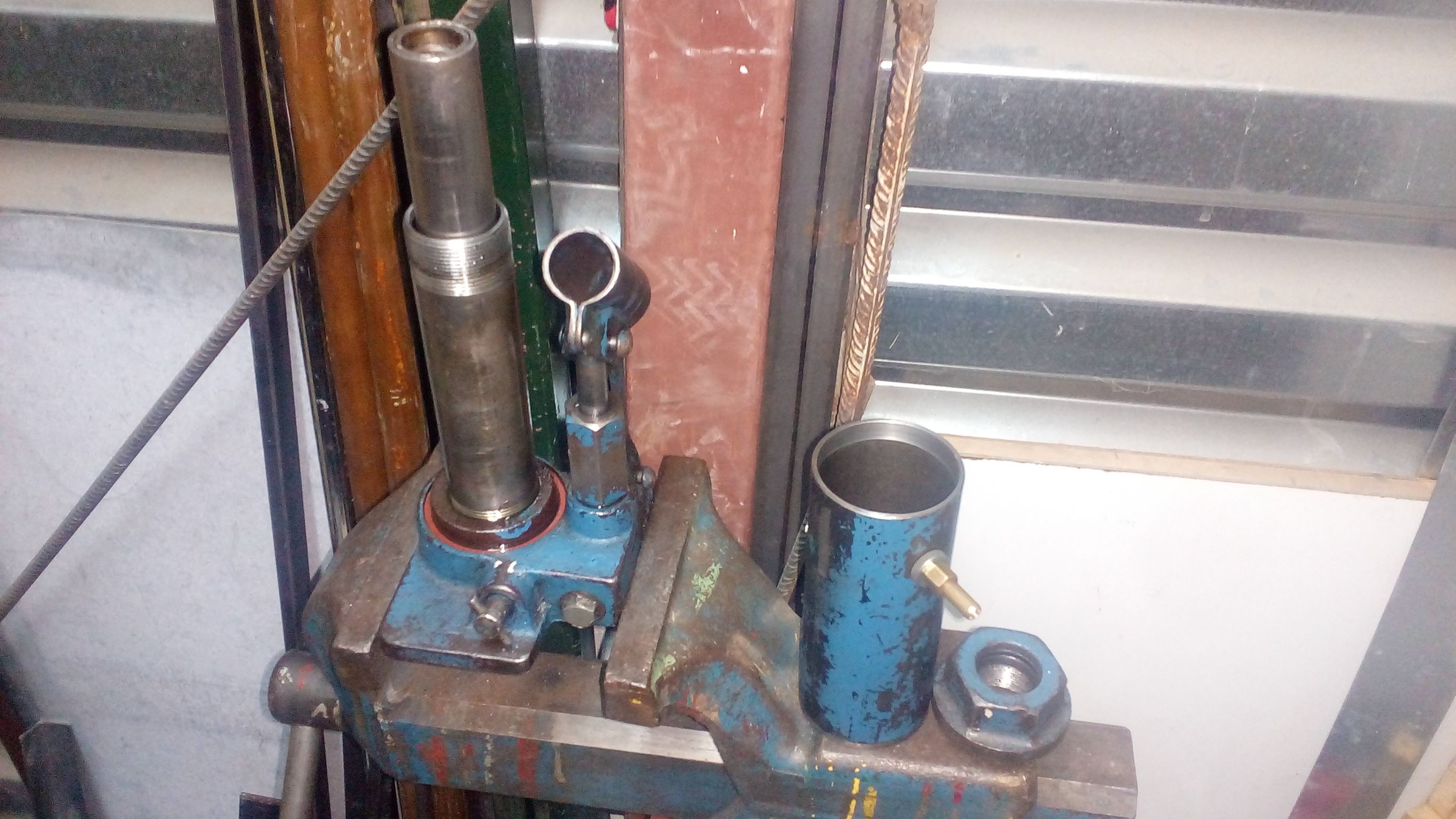 DIY Hydraulic Benchtop Press : 9 Steps (with Pictures) - Instructables