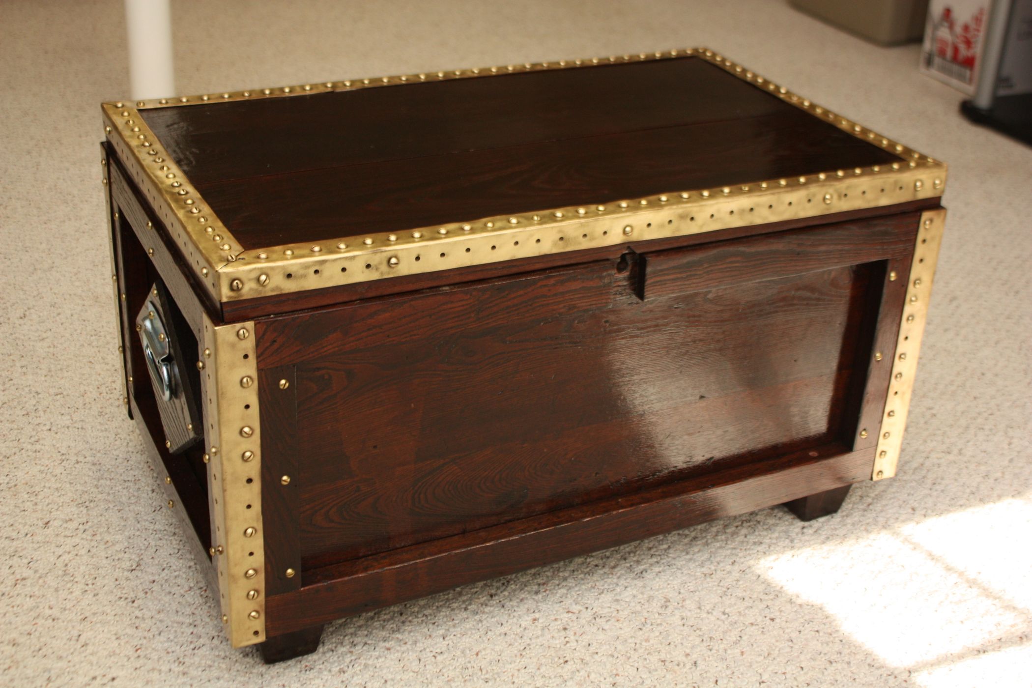 Treasure Chest Coffee Table : 10 Steps (with Pictures) - Instructables