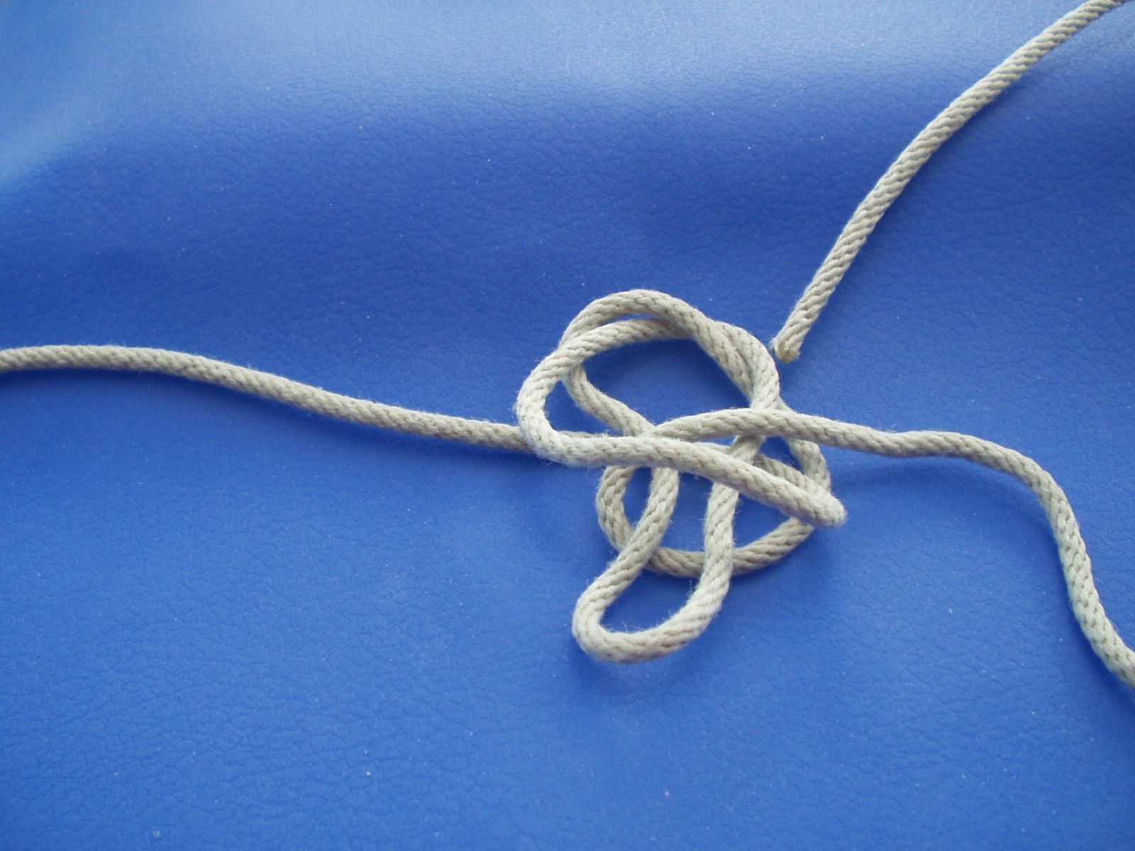 Crown and Diamond Zipper Pull : 9 Steps (with Pictures) - Instructables