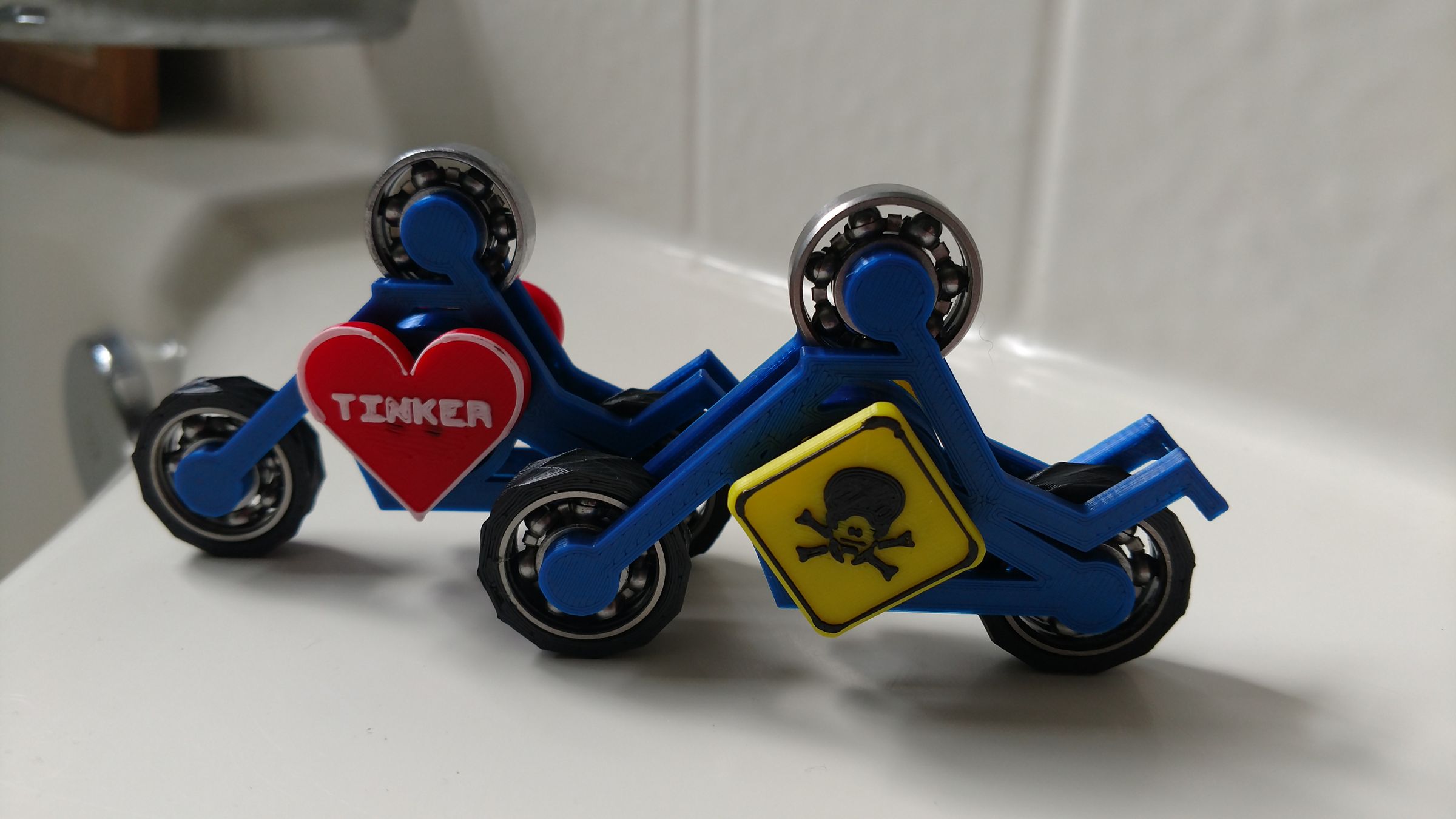 MOTORCYCLE STICKMAN FIDGET SPINNER - Instructables