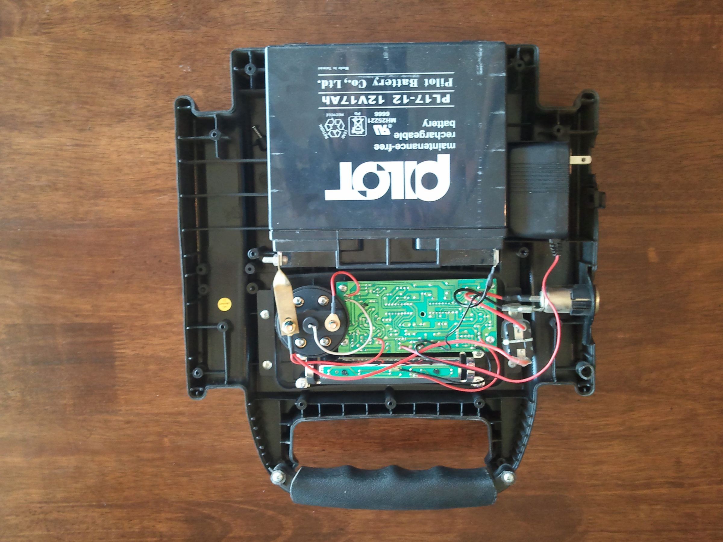 Pilot Jump Starter