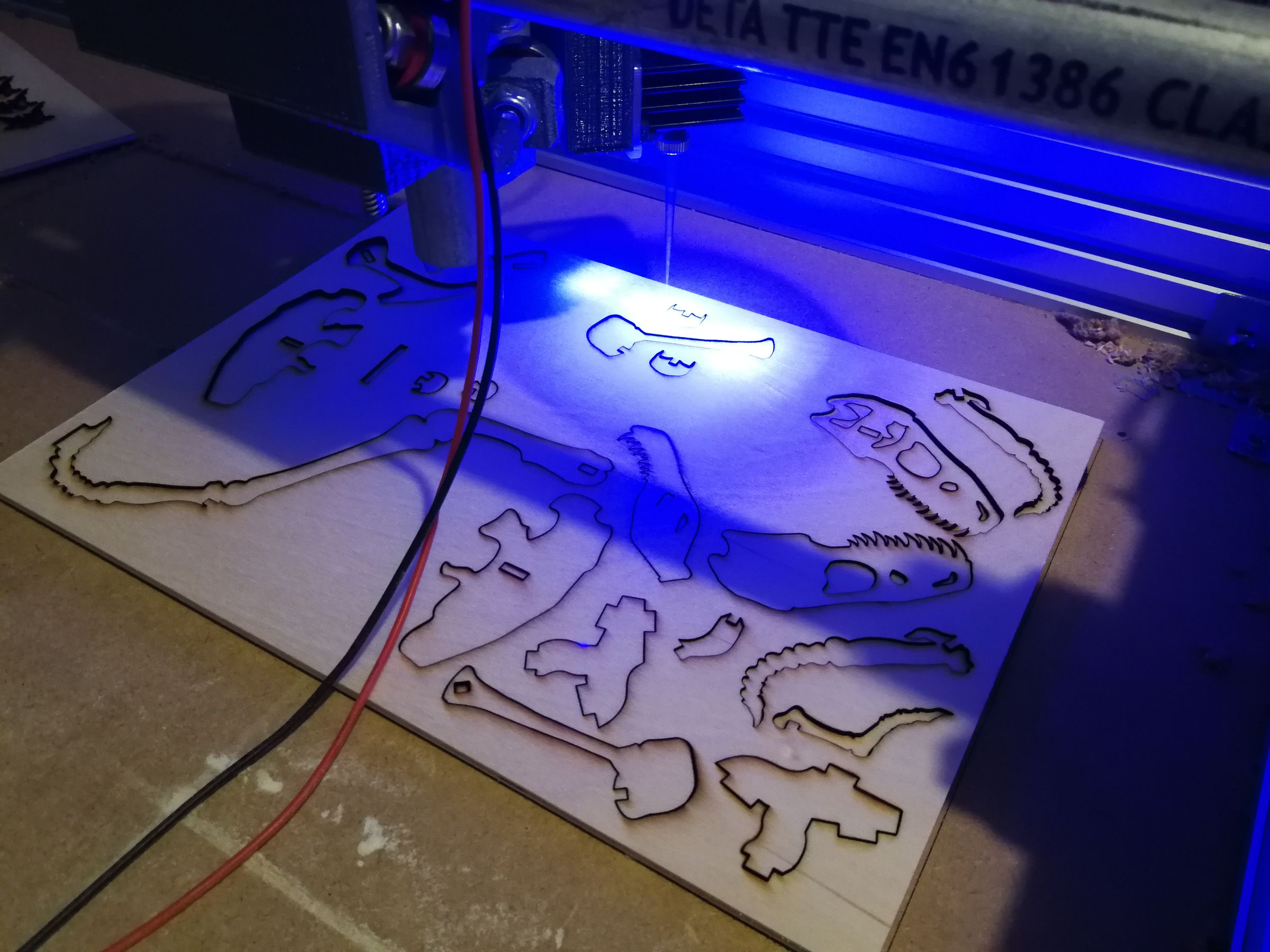 T-REX Using 3.5 Watt L-Cheapo Laser : 8 Steps - Instructables