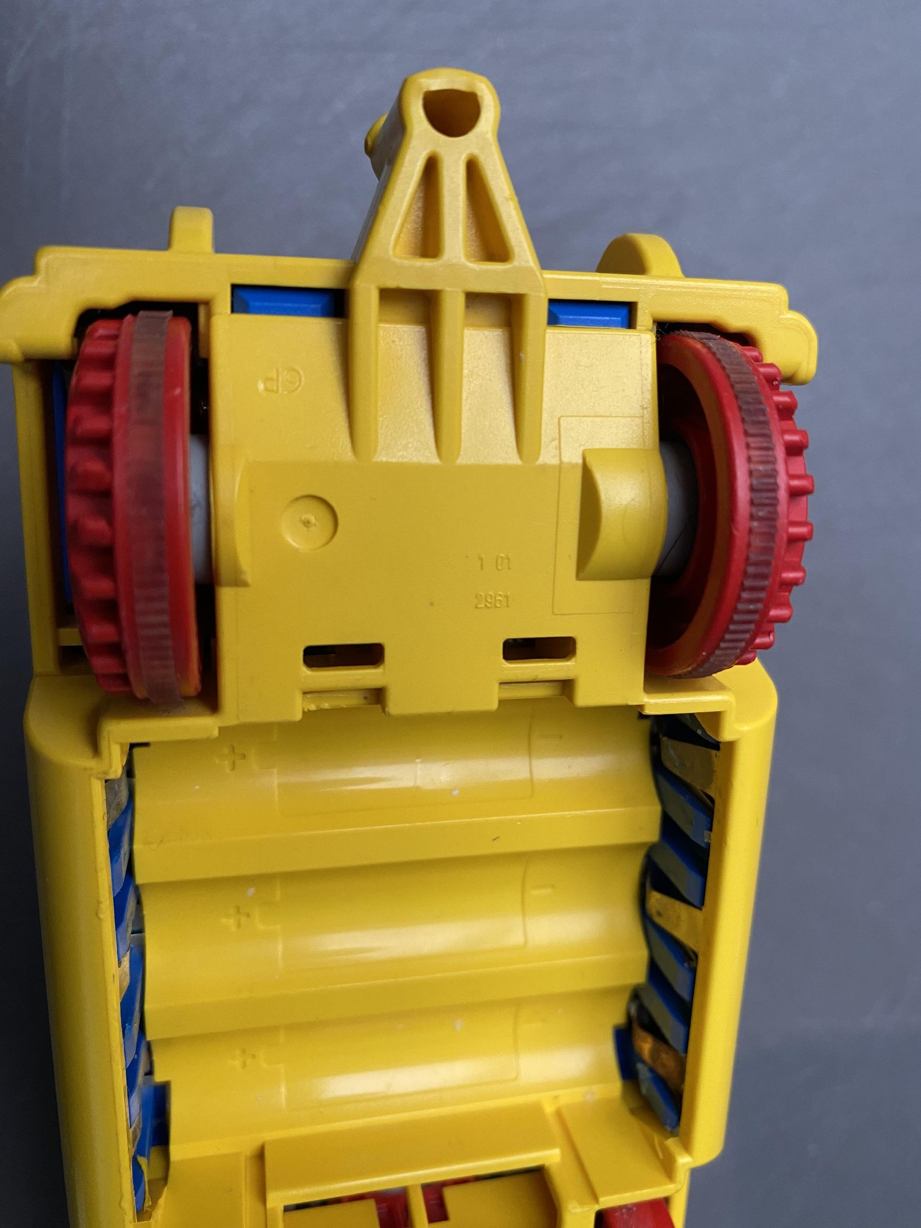 Repair of a Lego Duplo 2933 and a Duplo 2962 Train Engine - Instructables