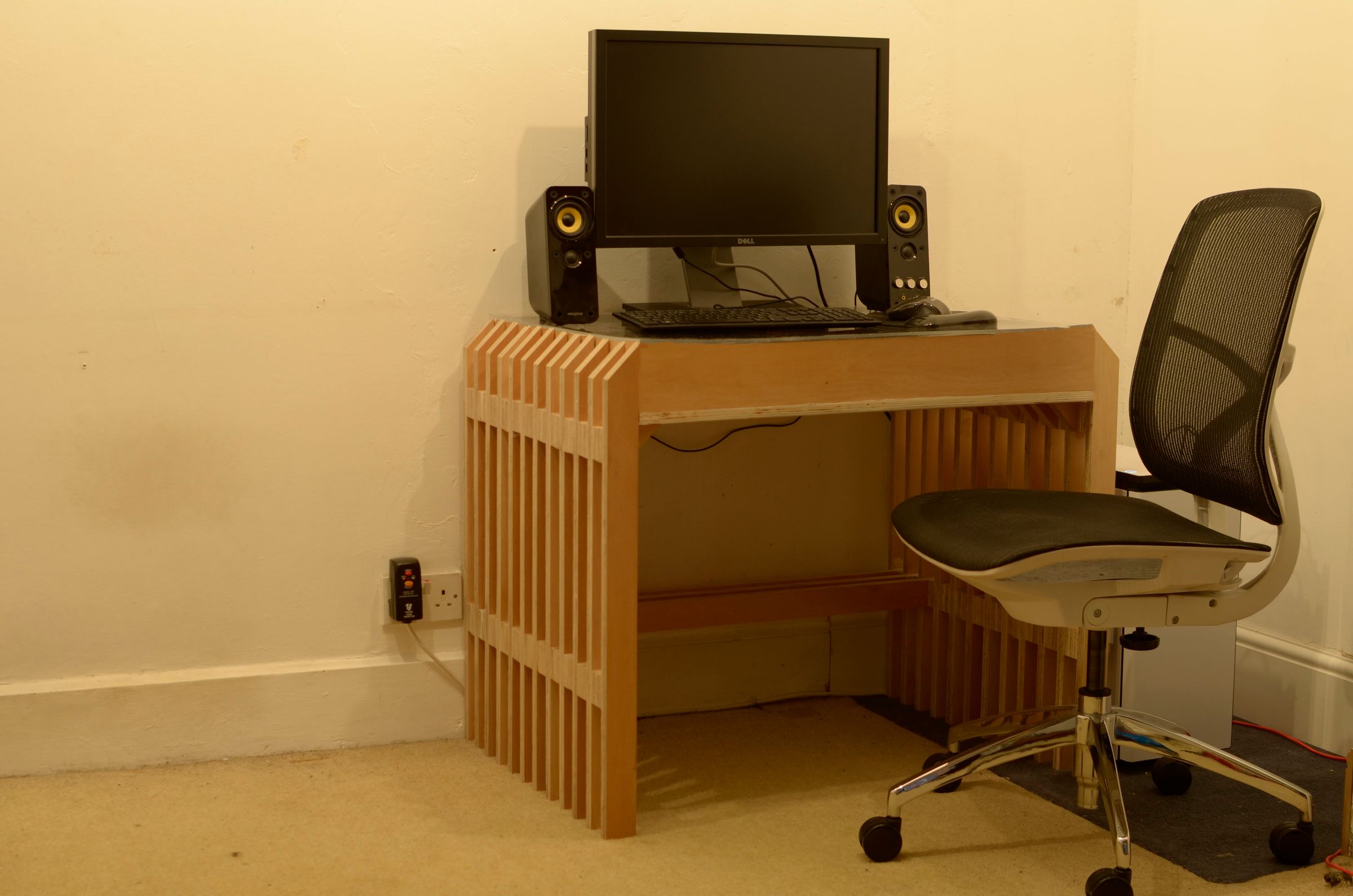 Cactus Terrarium Desk : 5 Steps (with Pictures) - Instructables