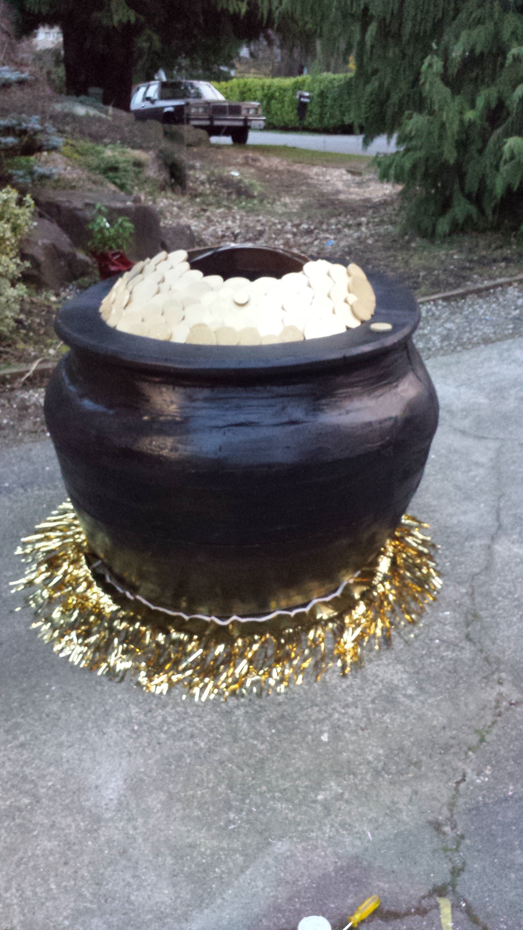 Giant Pot of Gold : 5 Steps (with Pictures) - Instructables