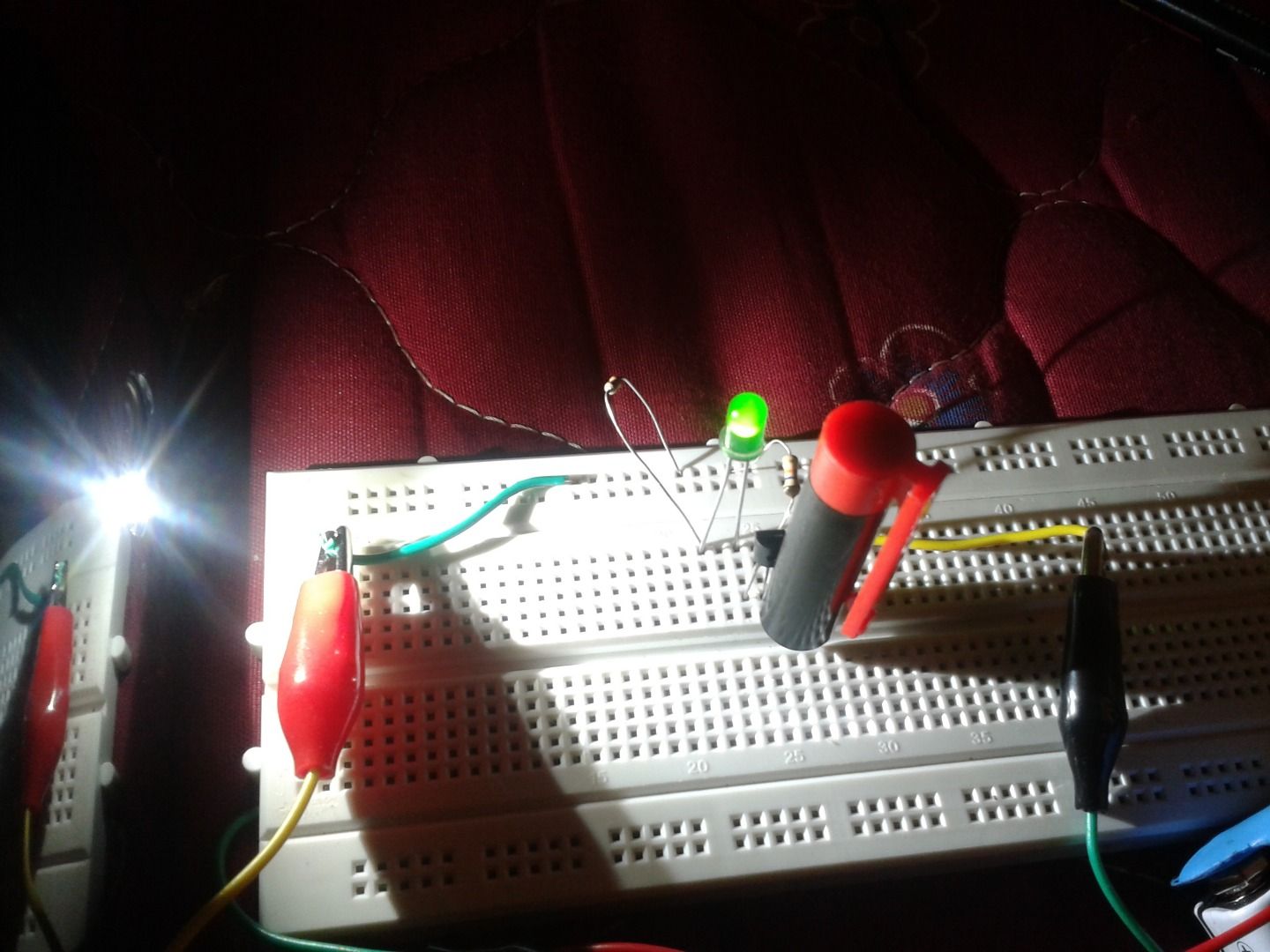 Automatic Night Light : 5 Steps - Instructables