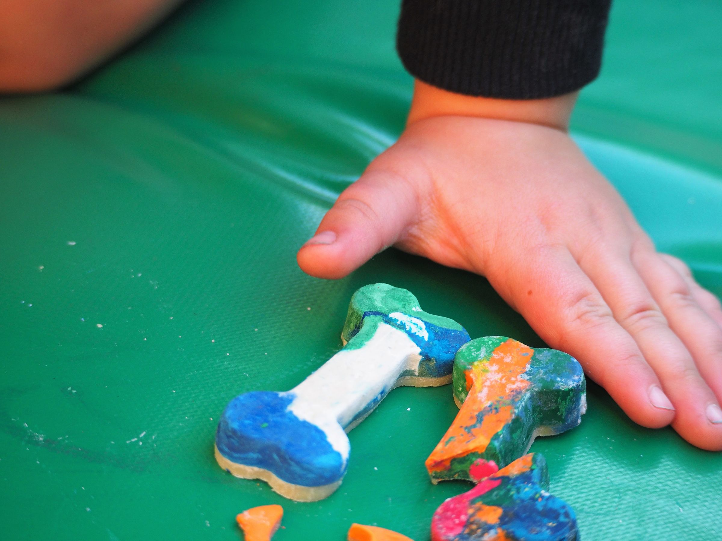 Use the Sun to Melt New Crayons : 4 Steps - Instructables
