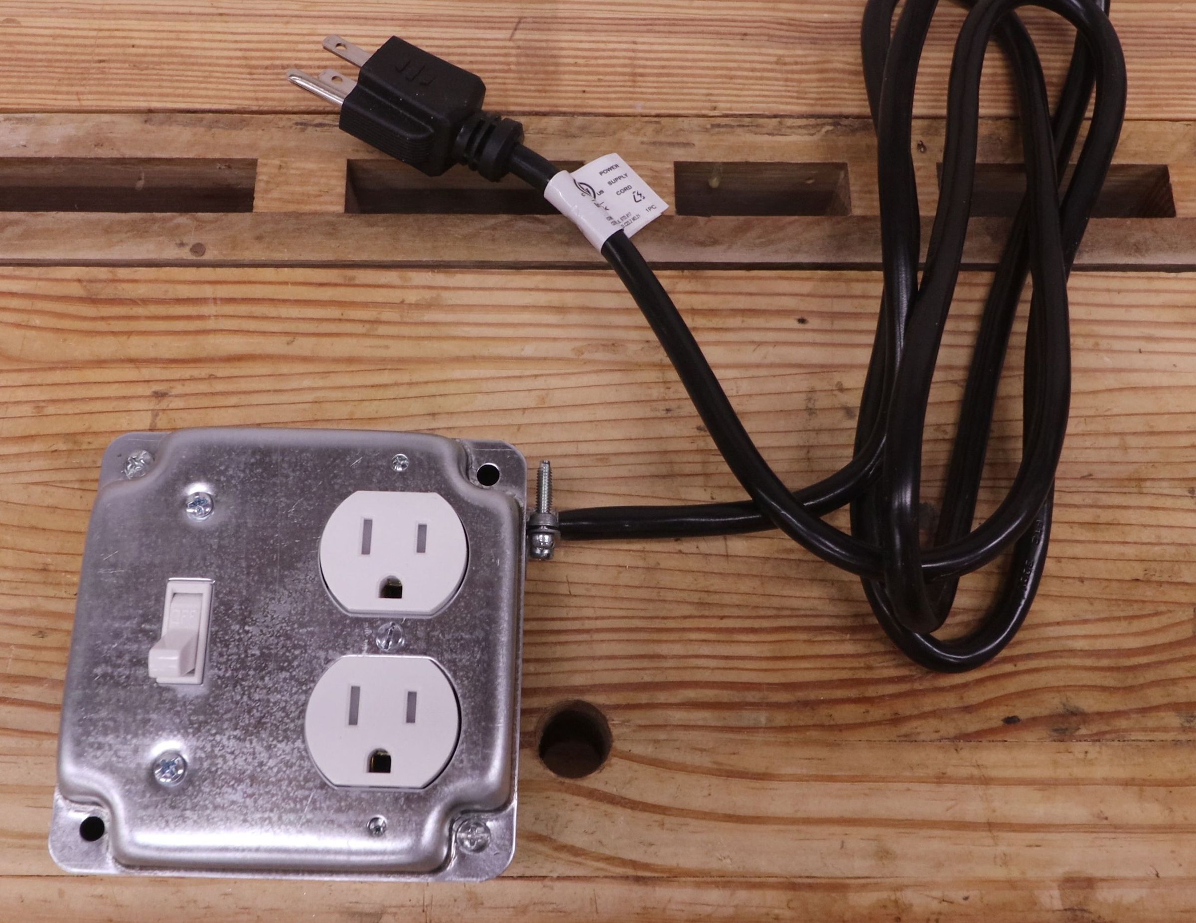 DIY Portable Switched Power Outlet With Extension Cord : 8 Steps (with ...
