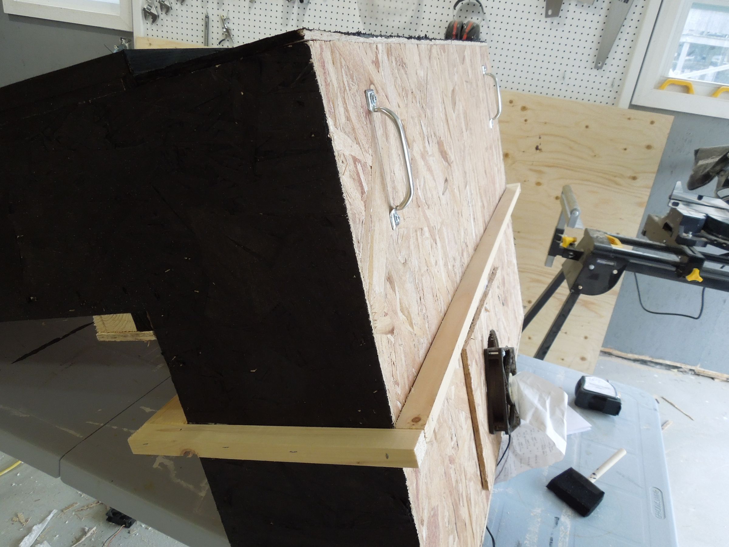 Window Mounted Solar Hot Air Furnace (Aluminum Soffit Based) : 11 Steps ...