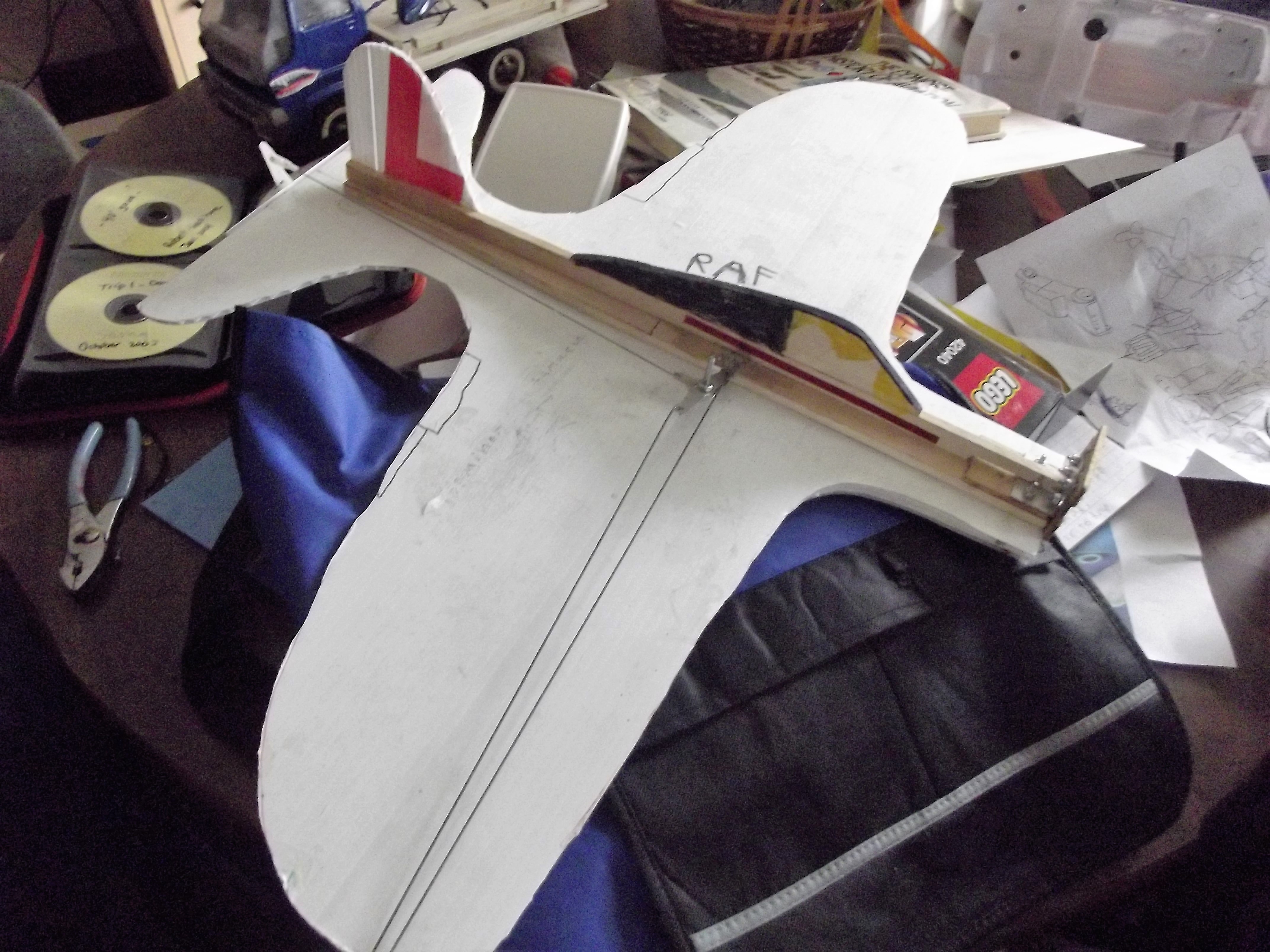Controlline Airplane : 5 Steps - Instructables