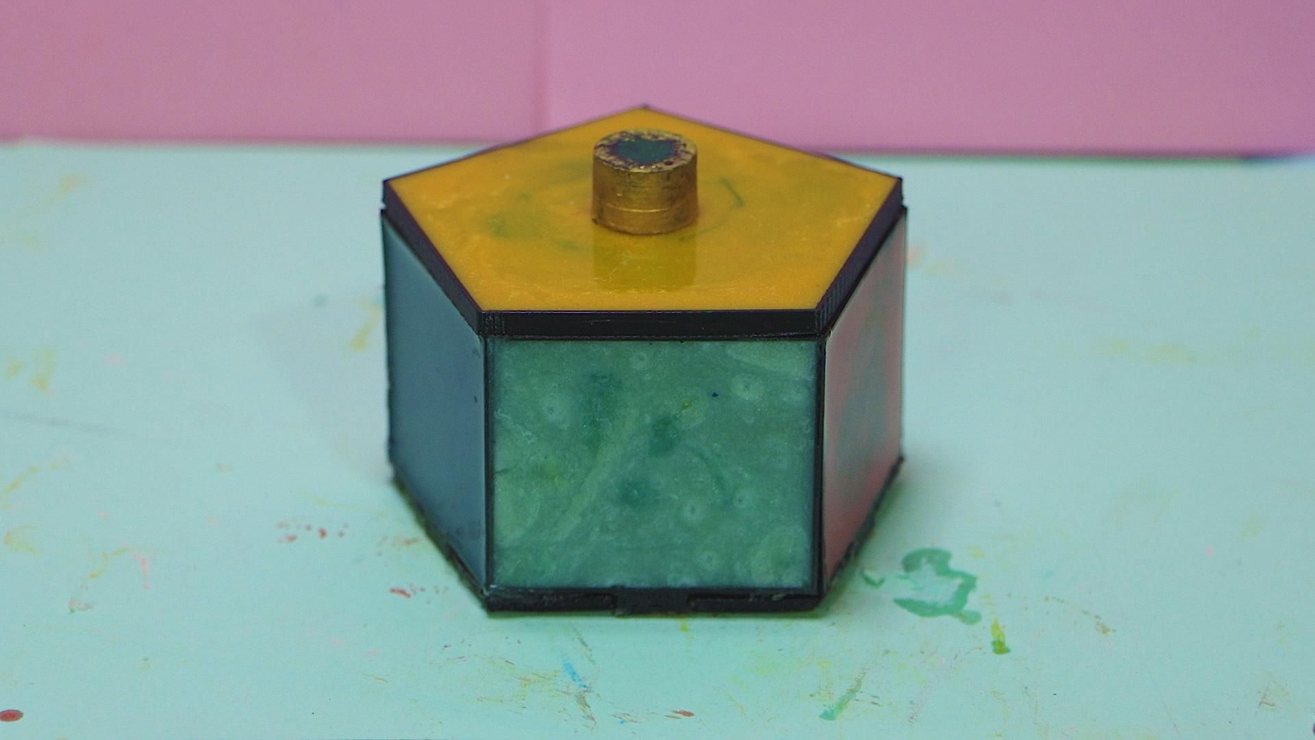 3D PRINTING PENTAGON BOX MIXING WITH EPOXY RESIN : 4 Steps - Instructables