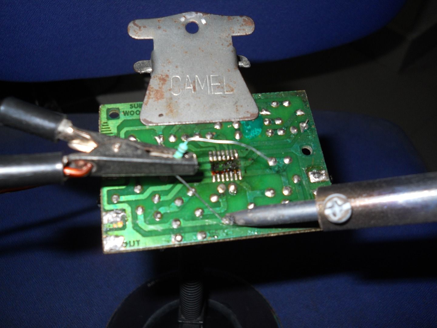 PCB Holder With Helping Hand : 5 Steps - Instructables