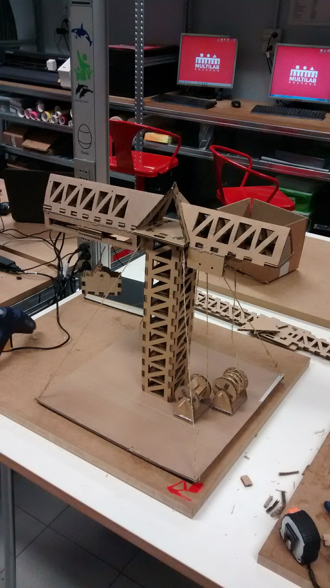 Cardboard Crane : 5 Steps (with Pictures) - Instructables