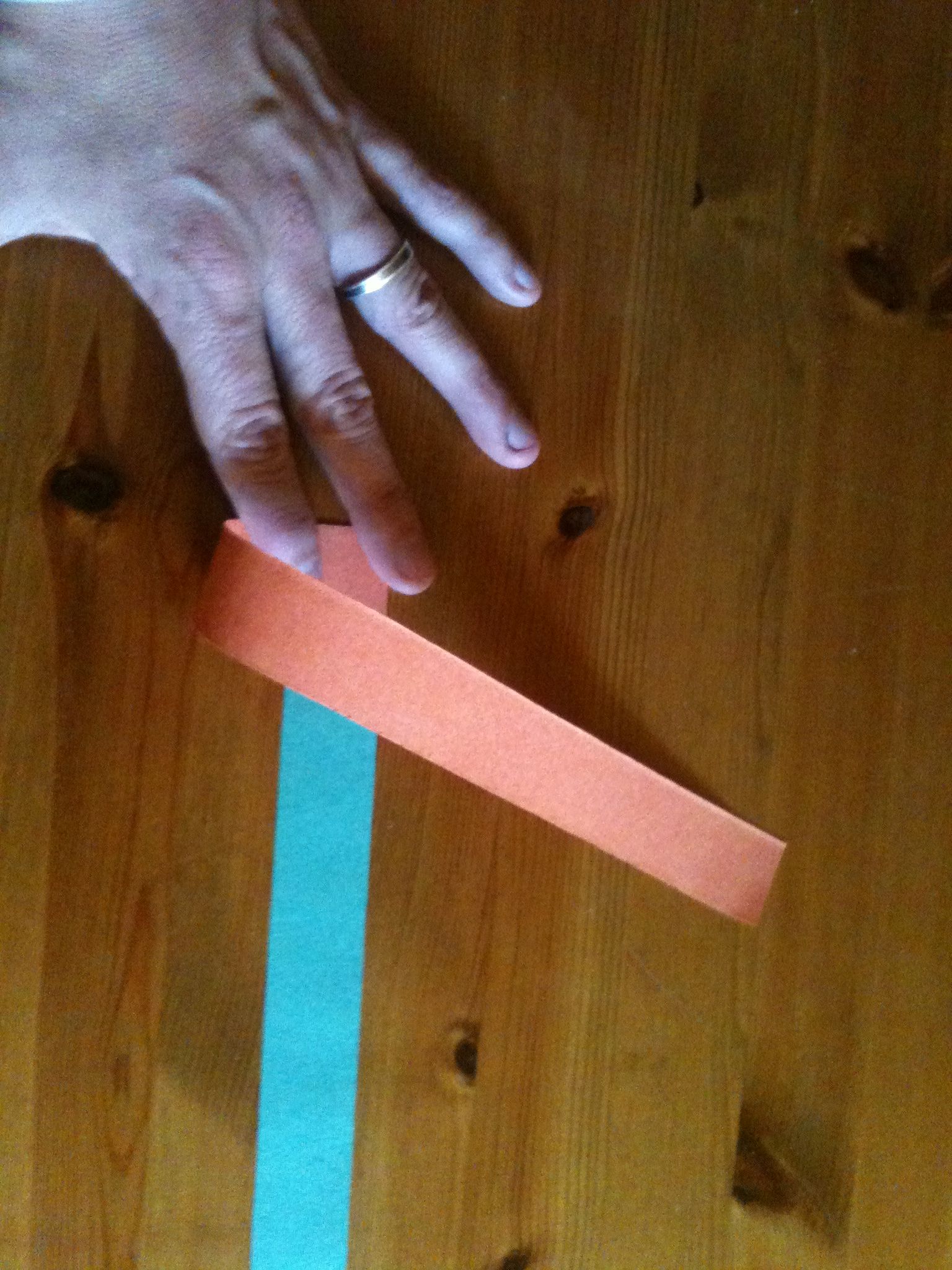 Simple Springy Paper Chain - Instructables