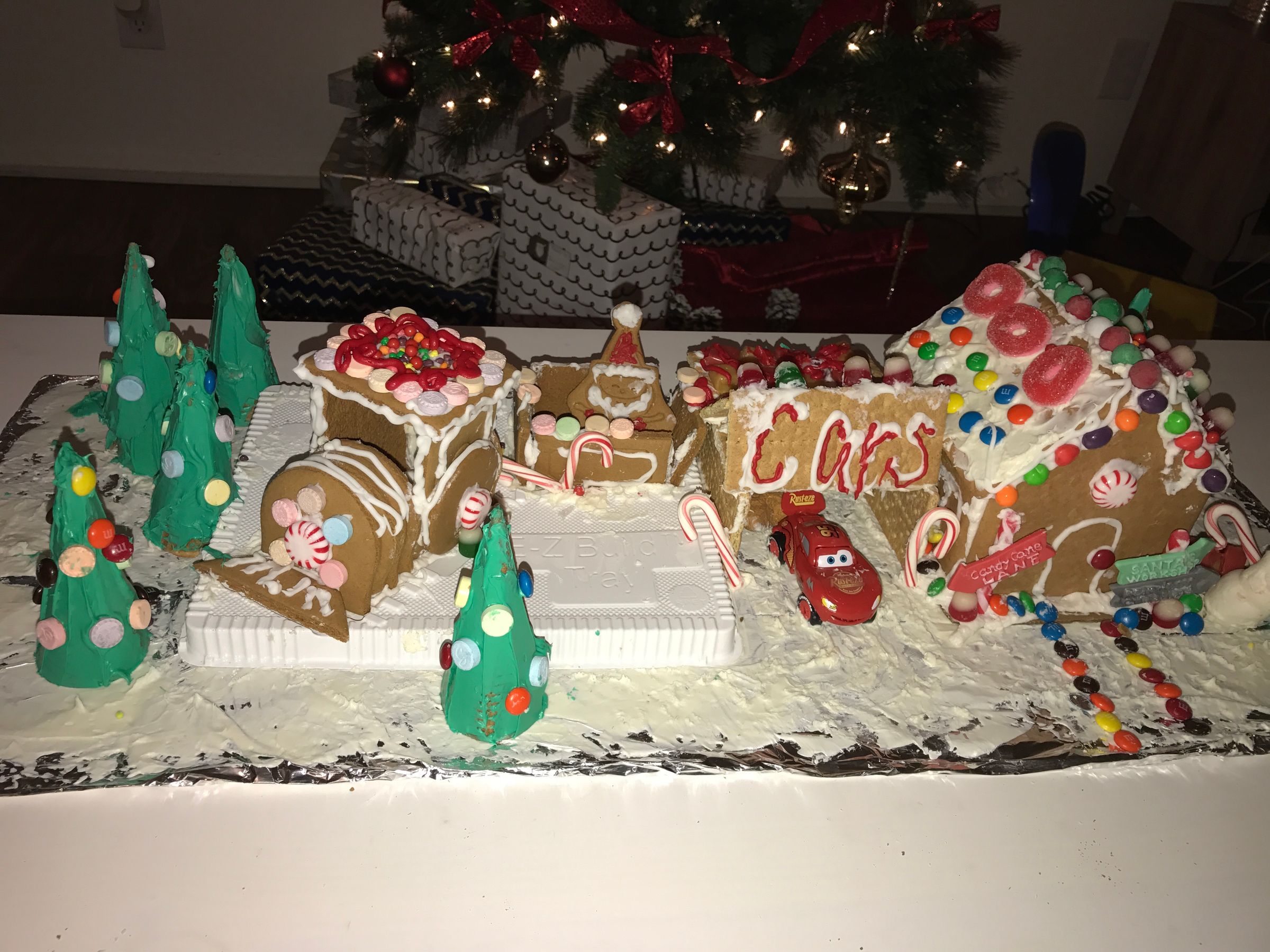 Gingerbread House Disney Cars Mcqueen (with Pictures) - Instructables