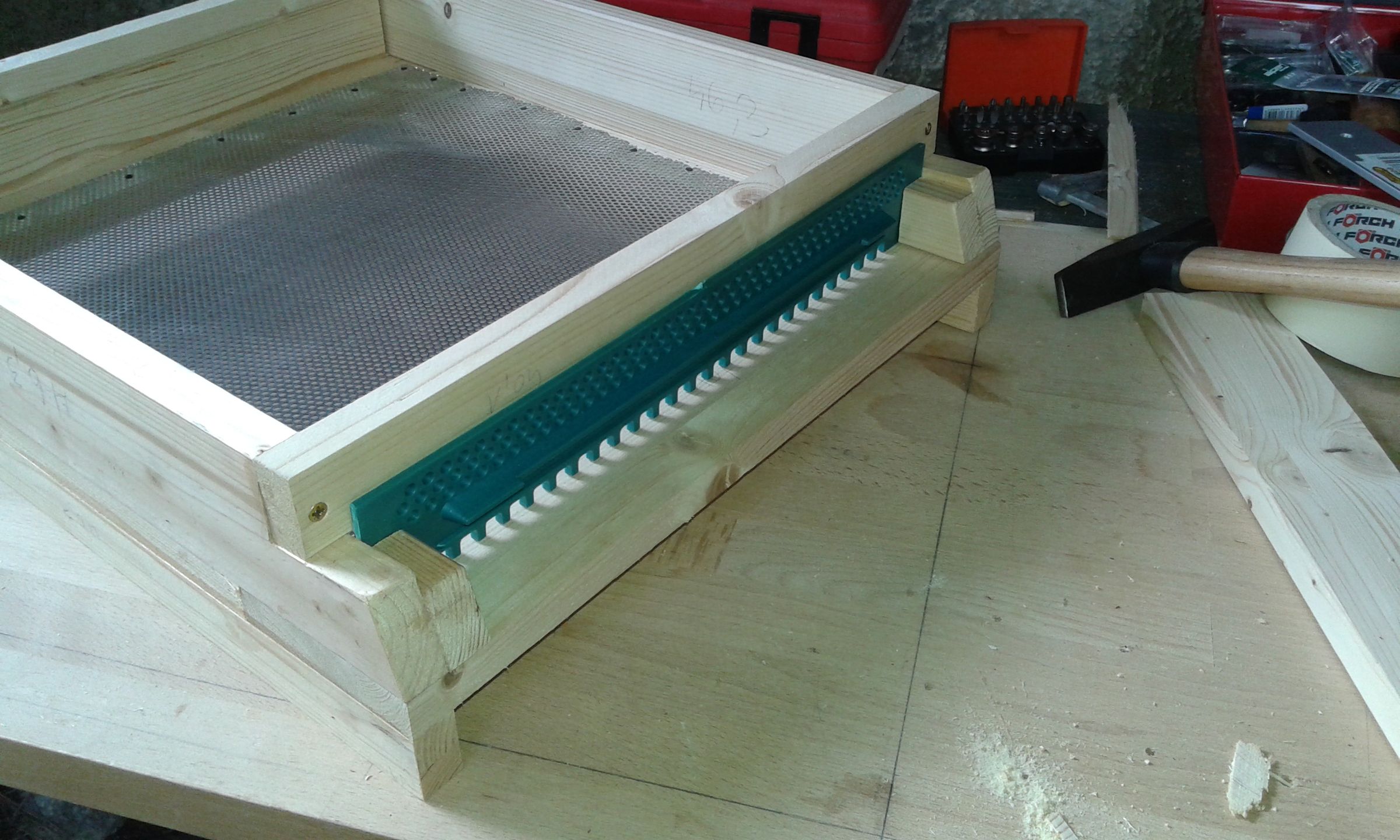 Build a Langstroth Bee Hive (beekeeping the Simple Way) : 7 Steps (with Pictures) - Instructables