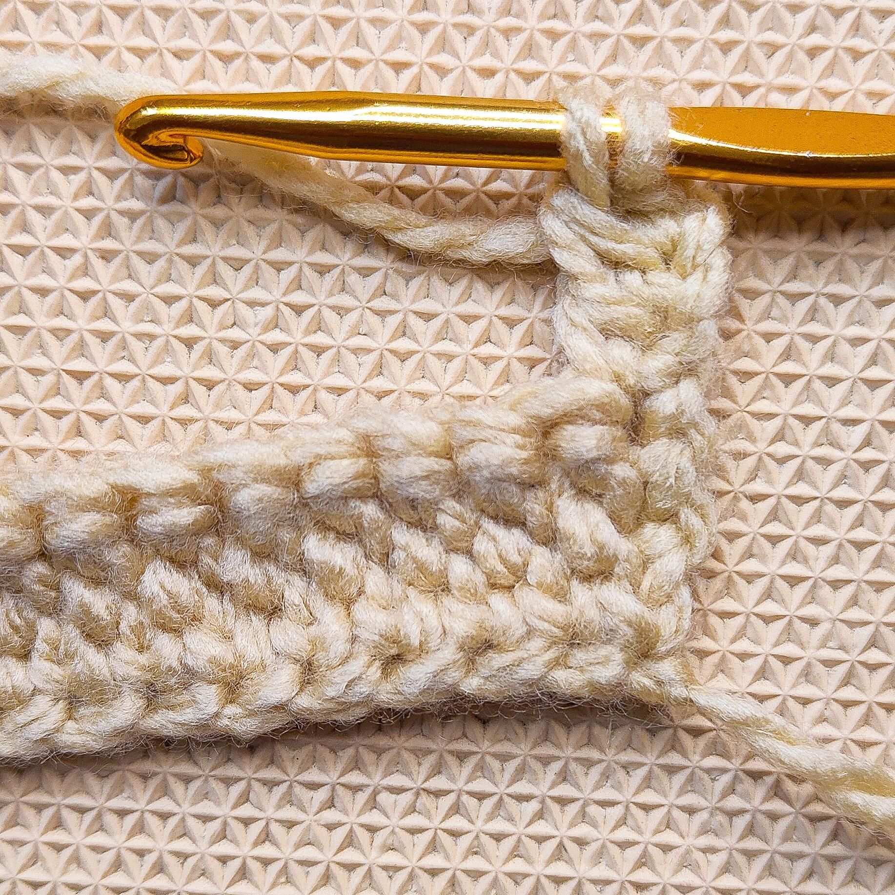 How to Crochet Blanket With Three Rows at a Time : 5 Steps (with ...