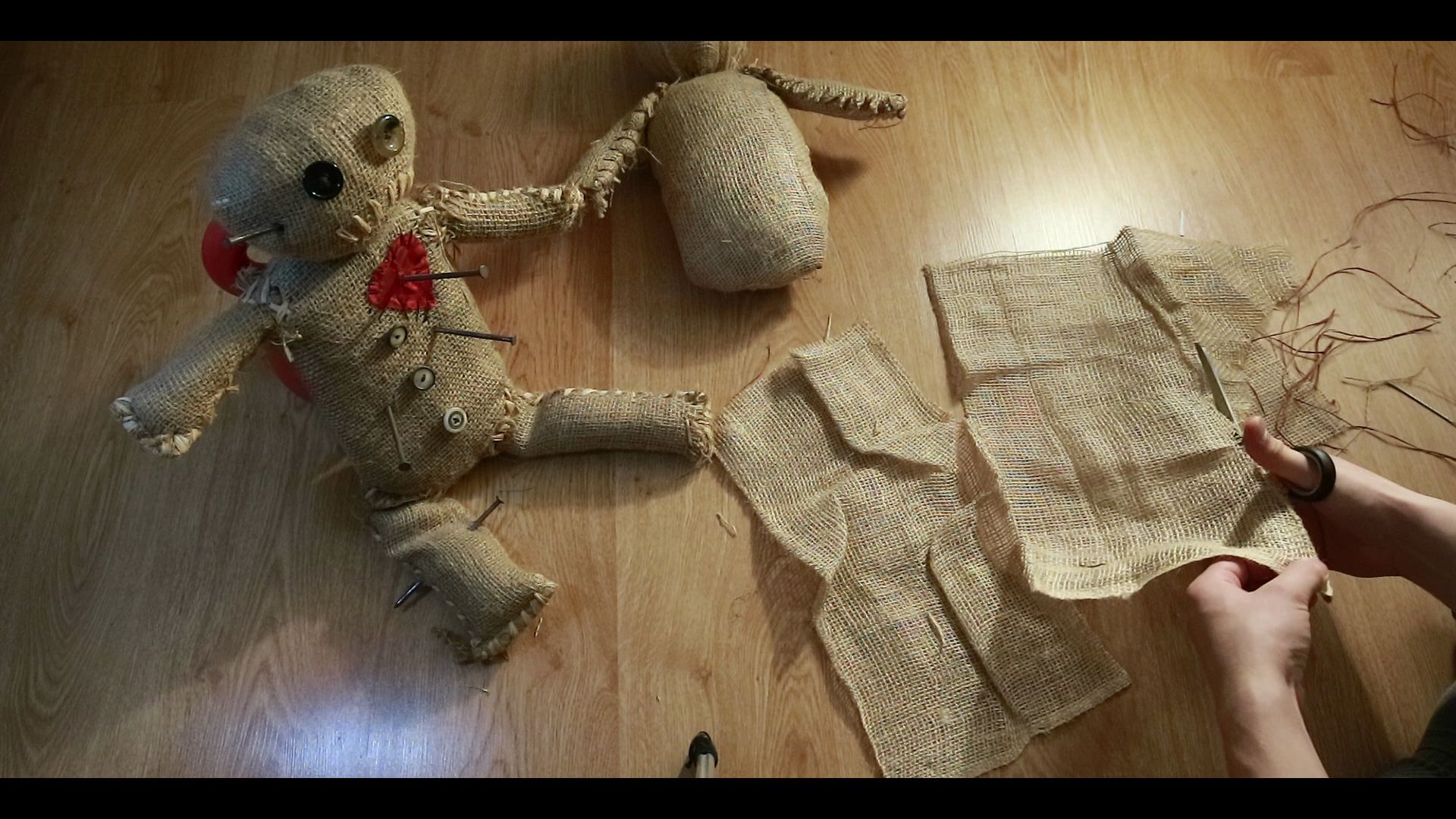 How to Make a Possessed Voodoo Doll - HALLOWEEN TUTORIAL : 24 Steps ...