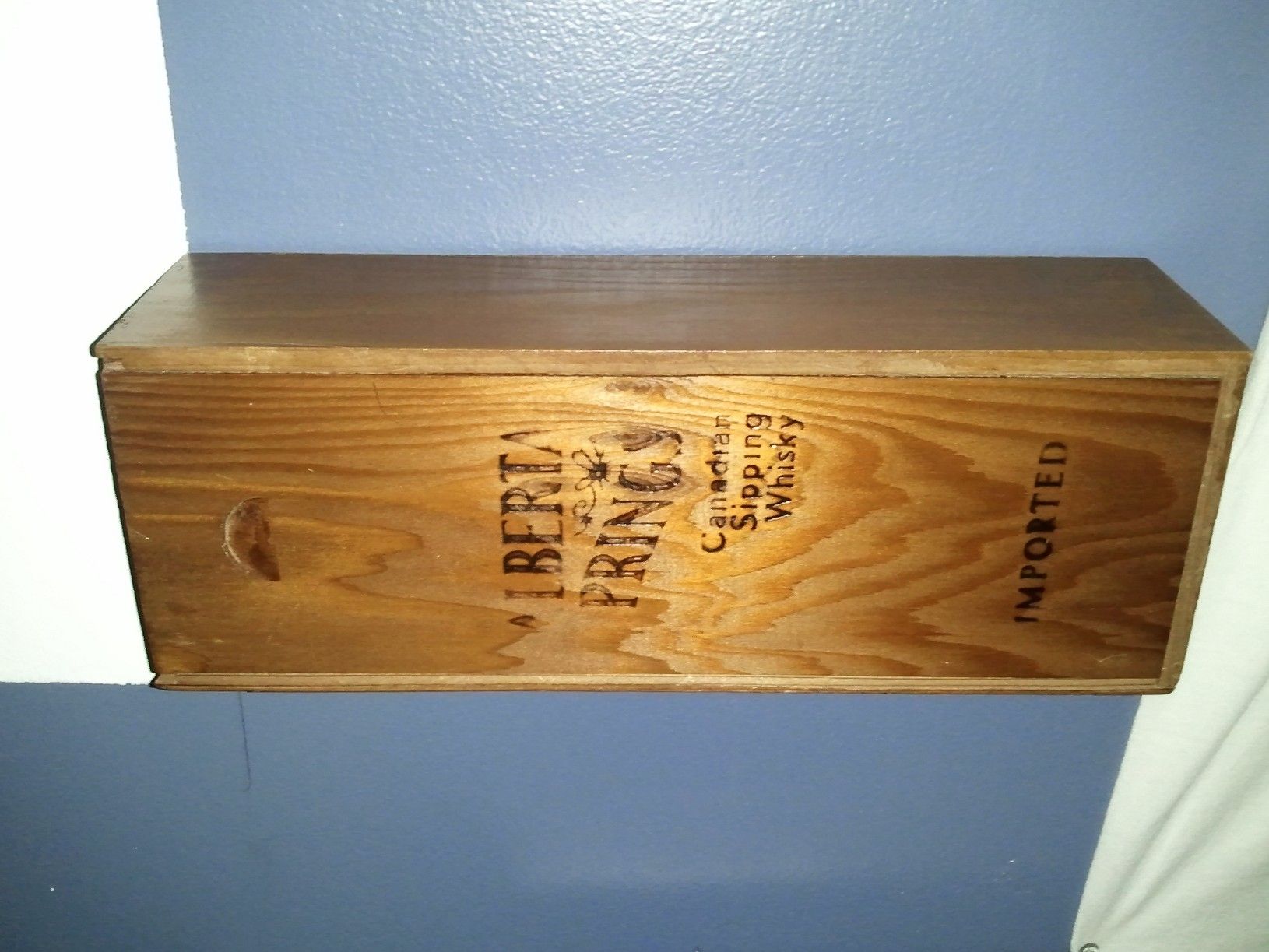 Whisky Box Remote Contol Holder : 3 Steps - Instructables