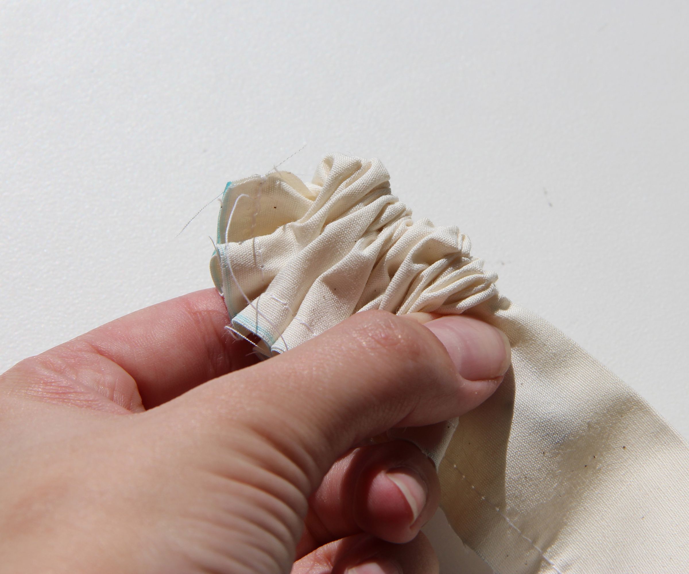 How to Turn a Skinny Piece of Fabric Right Side Out : 5 Steps (with ...