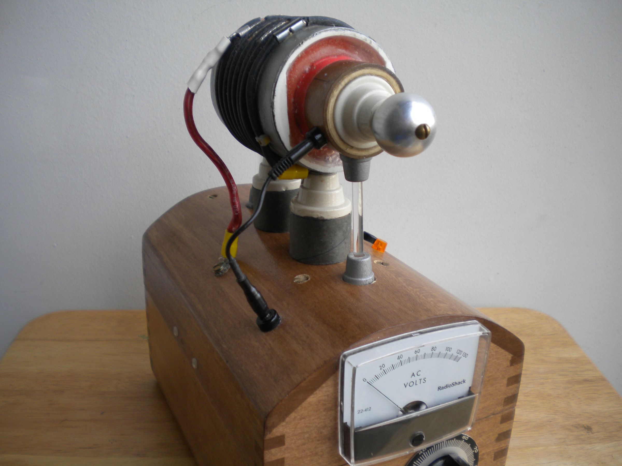 Wireless Rainbow Light Powered by Tesla Coil : 6 Steps - Instructables