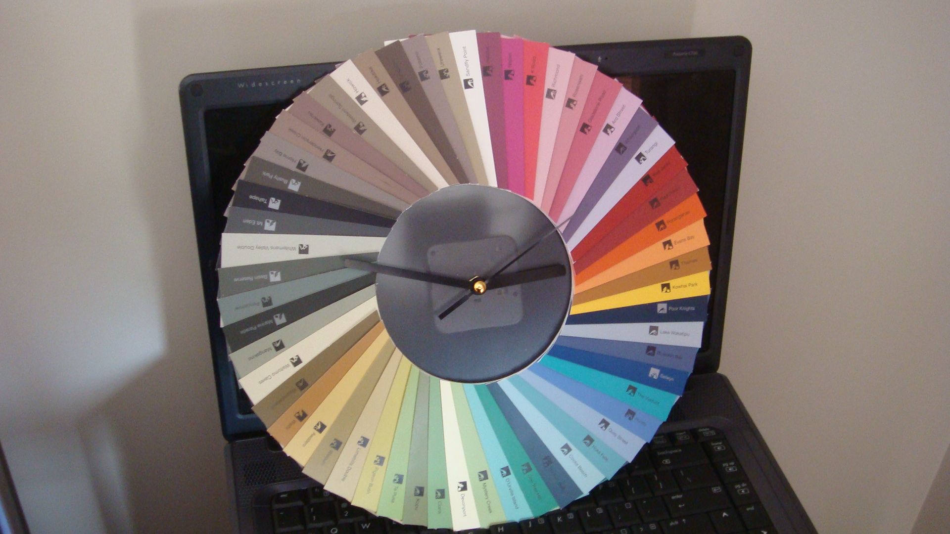 Colour Sample Clock : 10 Steps (with Pictures) - Instructables