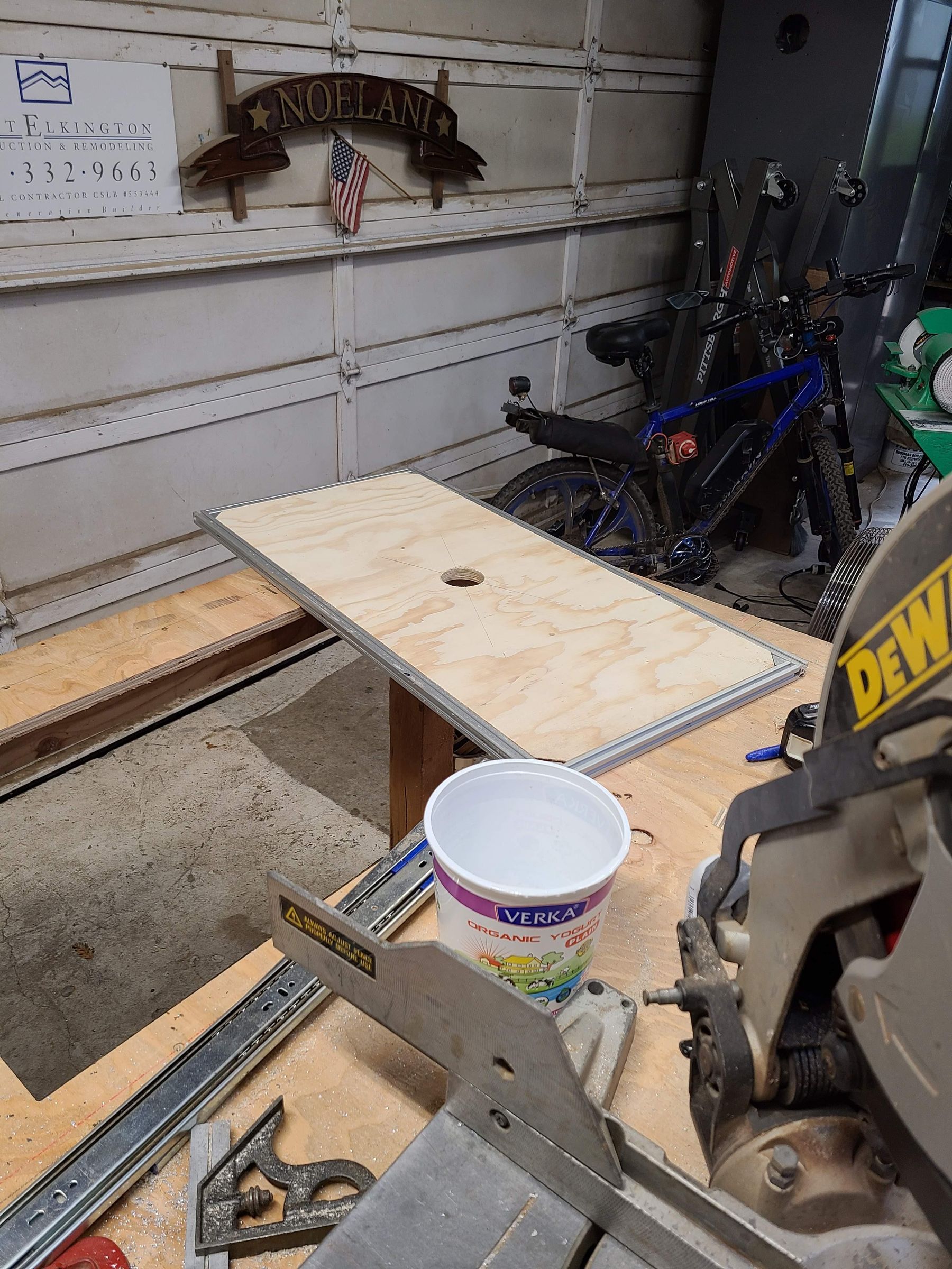 Powered Rising Shelf for a Workbench / Outfeed Table : 4 Steps (with ...