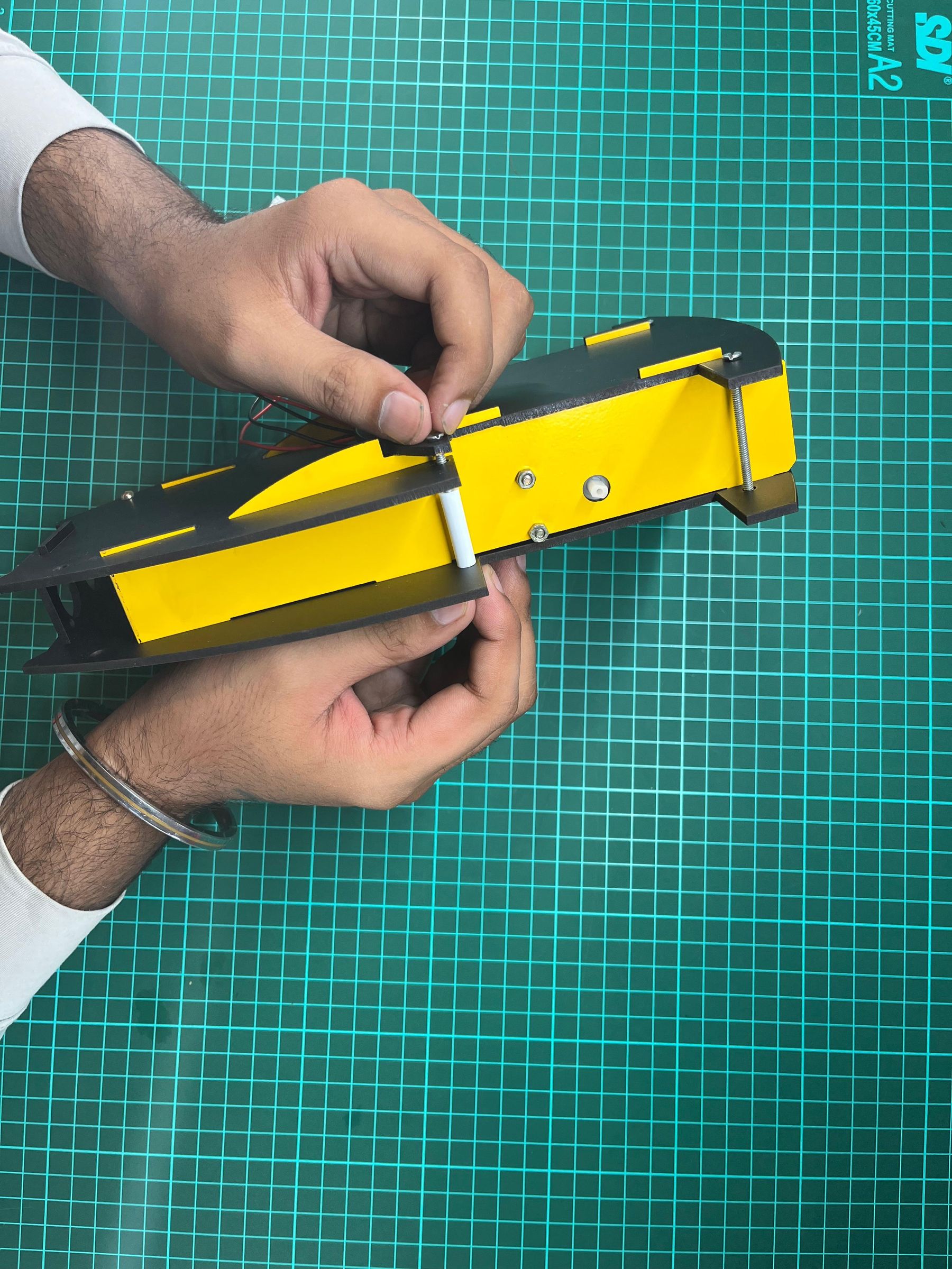 Obstacle Avoiding Robot Car Using Arduino : 12 Steps - Instructables