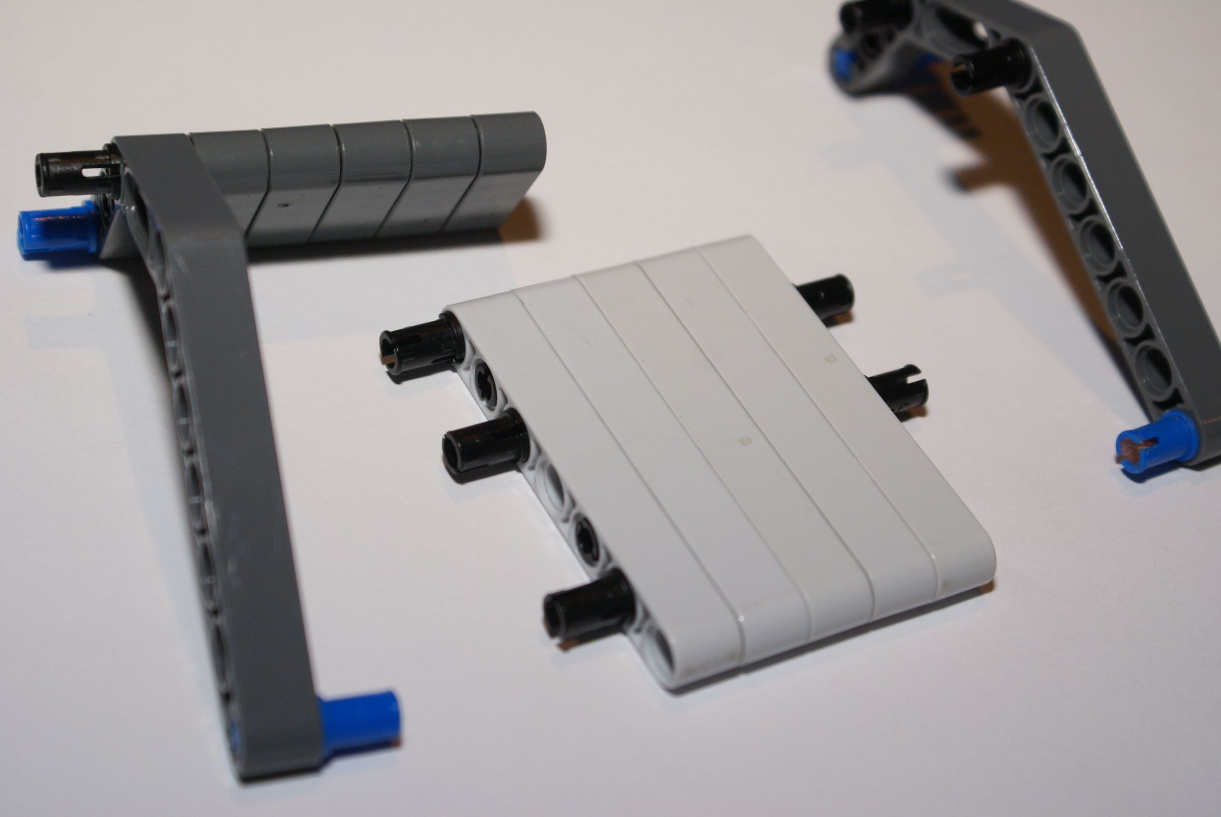 Simplistic Lego IPhone 4 Stand : 5 Steps - Instructables