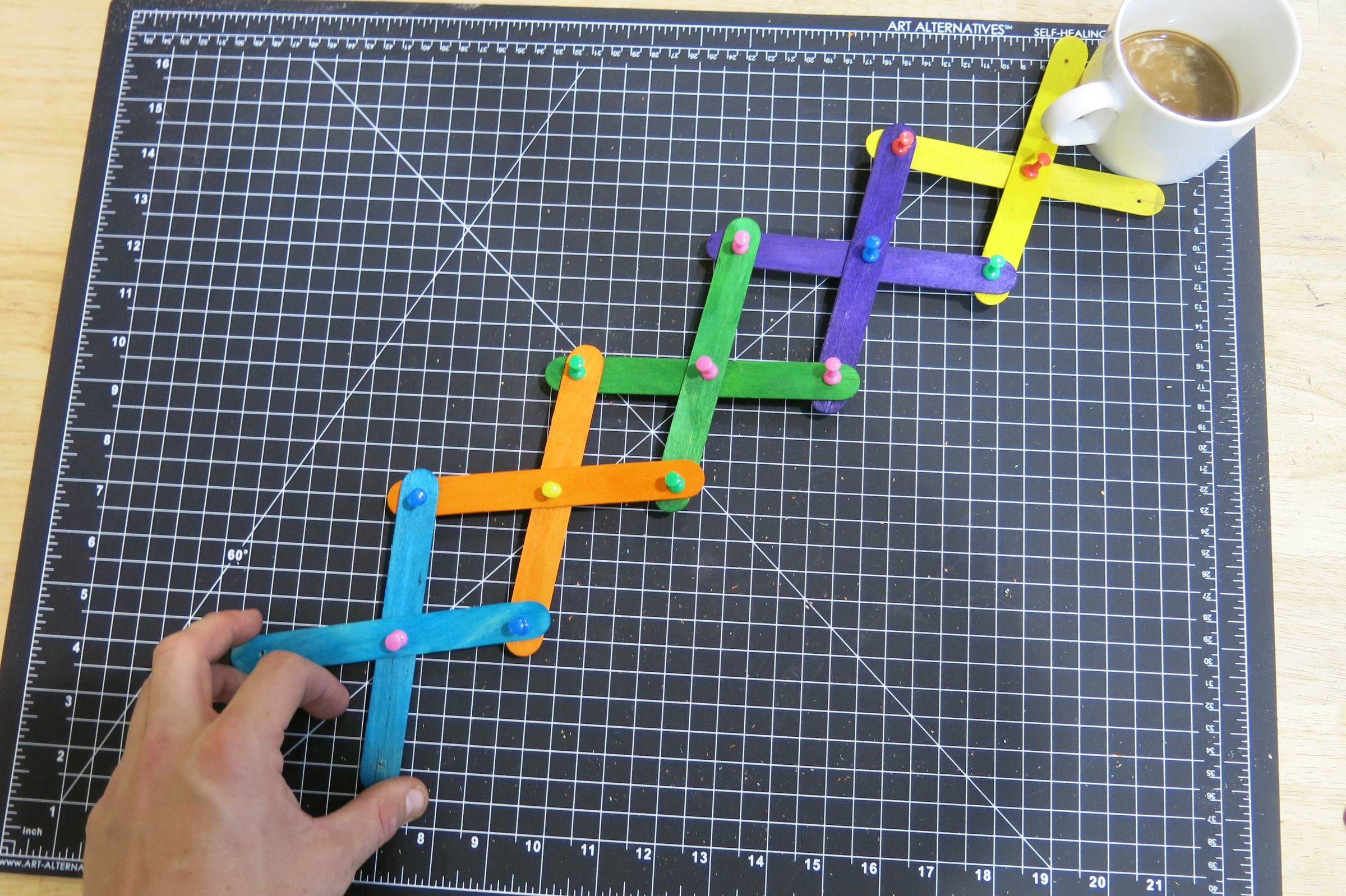 Scissor Lift (by Craft Sticks!) : 4 Steps (with Pictures) - Instructables