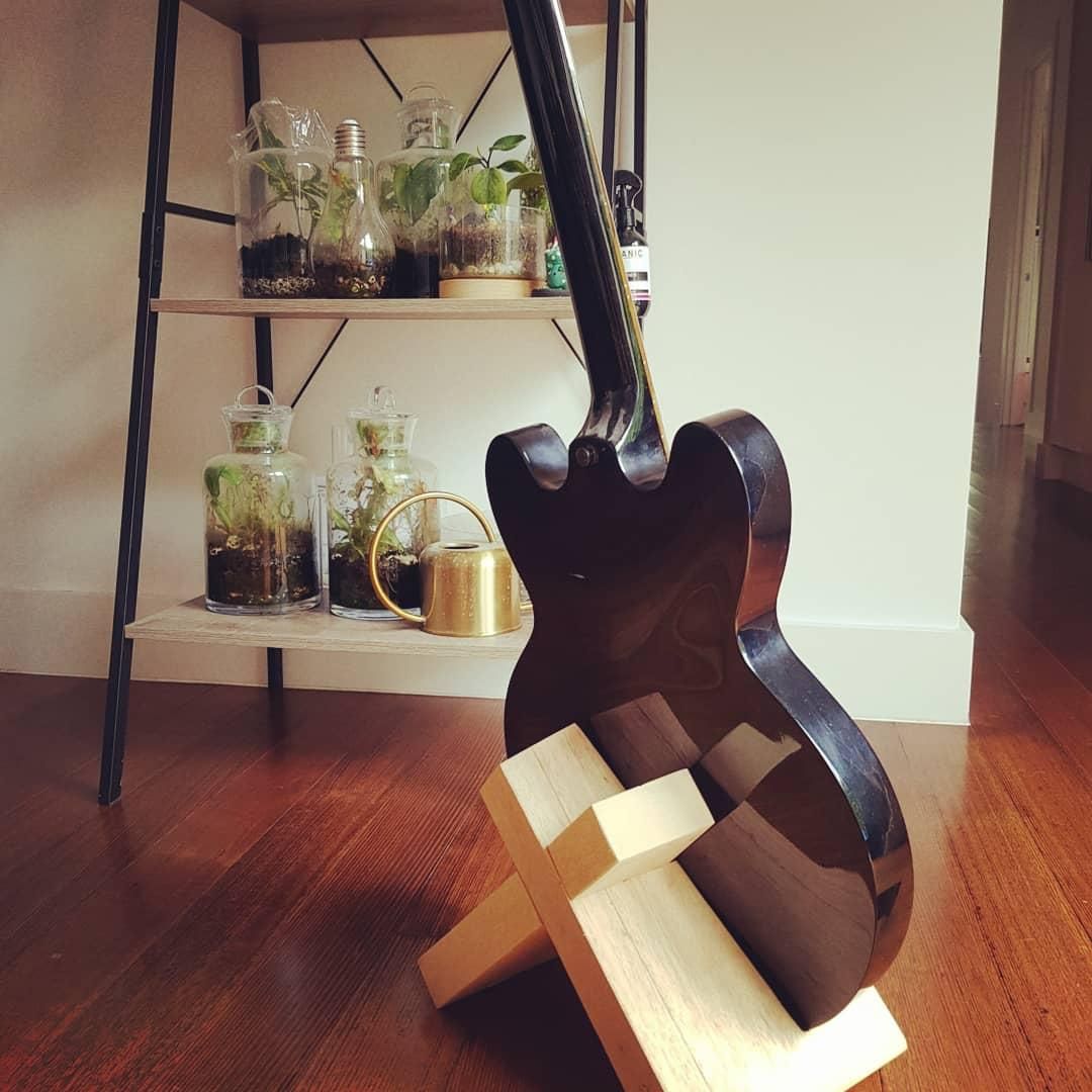 Simple Elegant Guitar Stand : 4 Steps (with Pictures) - Instructables