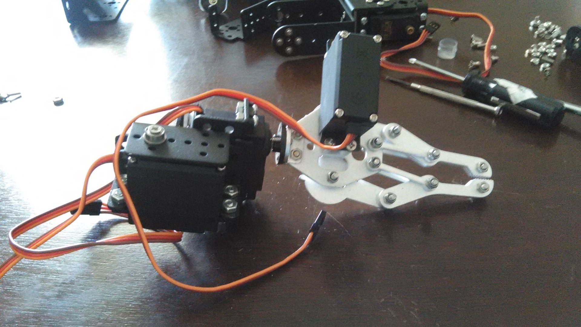 Robotic Arm for Autonomous Tank : 9 Steps - Instructables