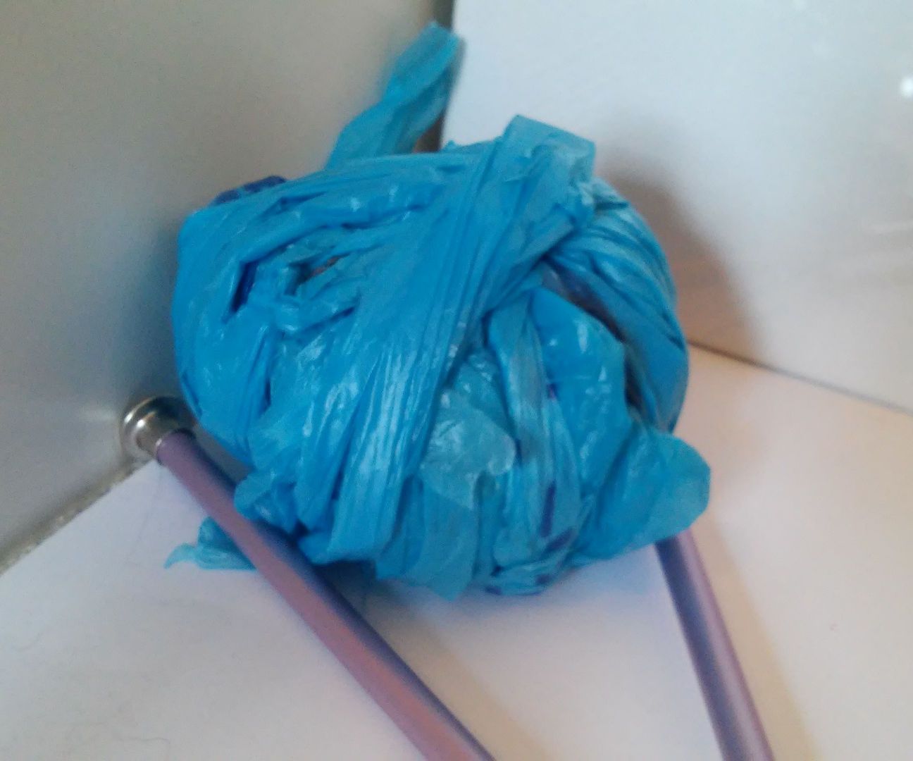 Plastic Yarn Out of Plastic Bags : 6 Steps (with Pictures) - Instructables