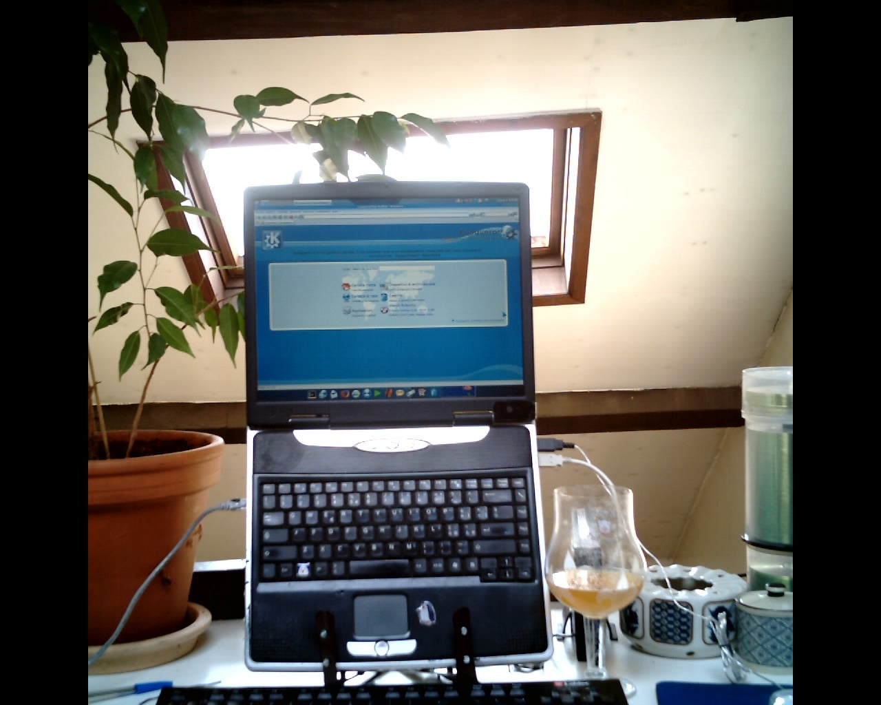 Laptop Workstation : 5 Steps - Instructables