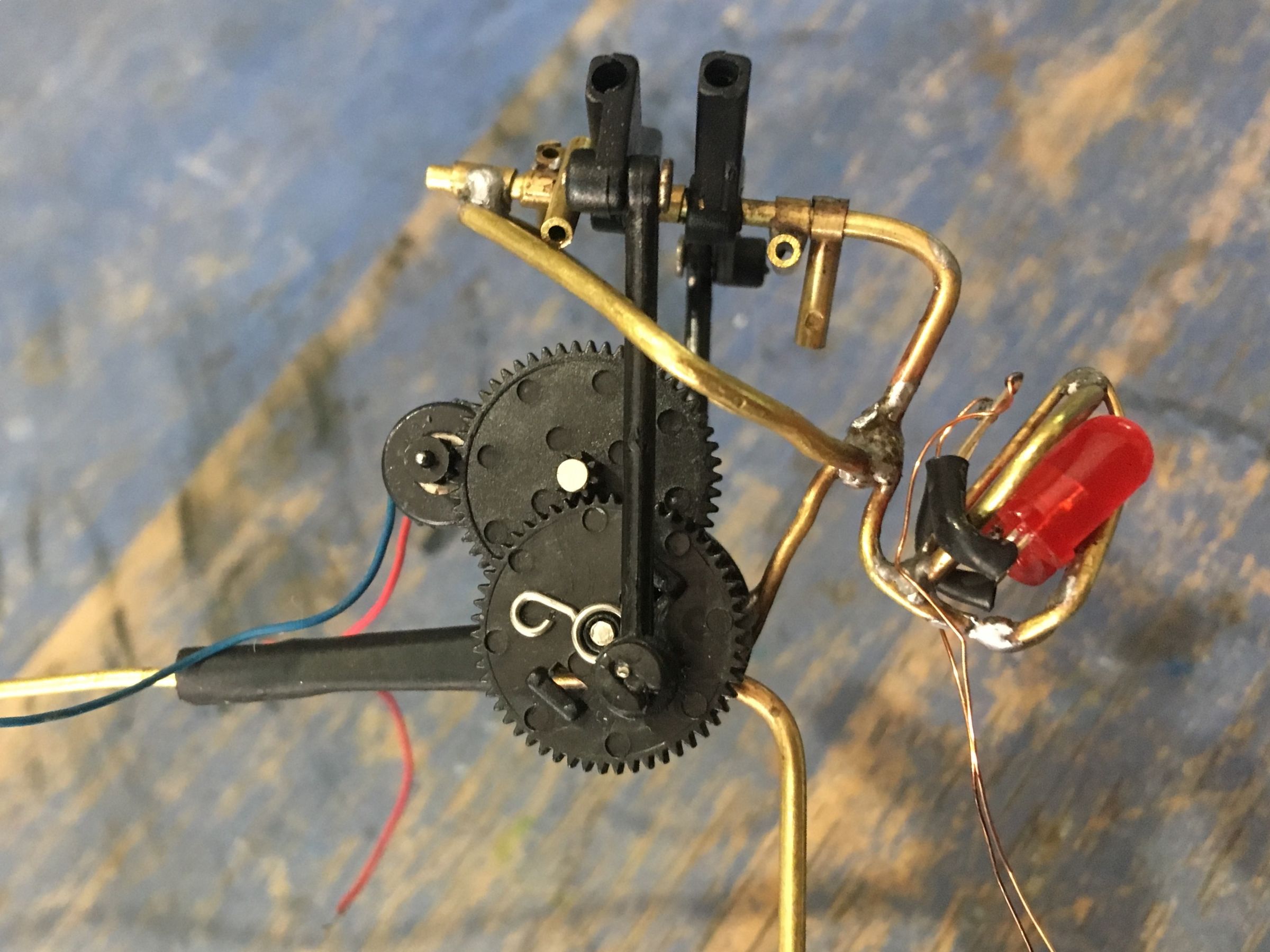 Flapping Dragonfly BEAM Robot From a Broken RC Toy : 14 Steps (with ...