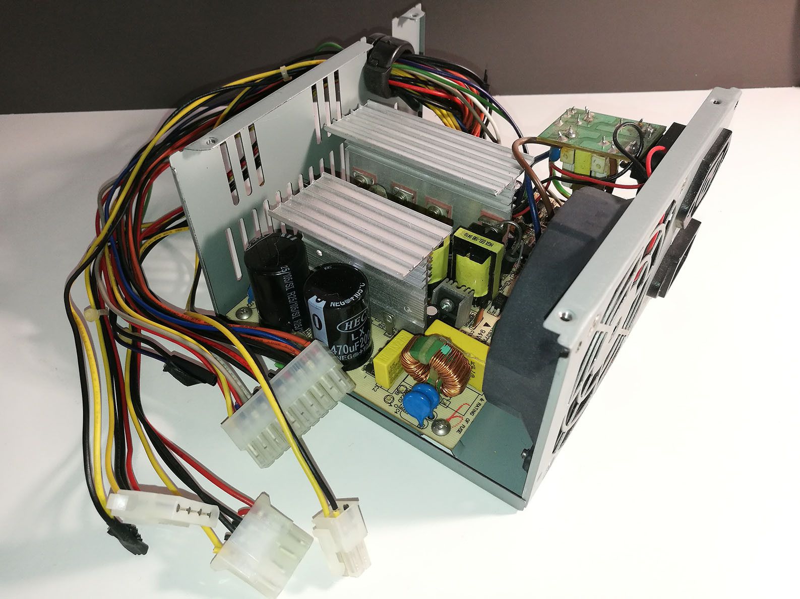 Laboratory Power Supply From Old ATX : 8 Steps (with Pictures ...